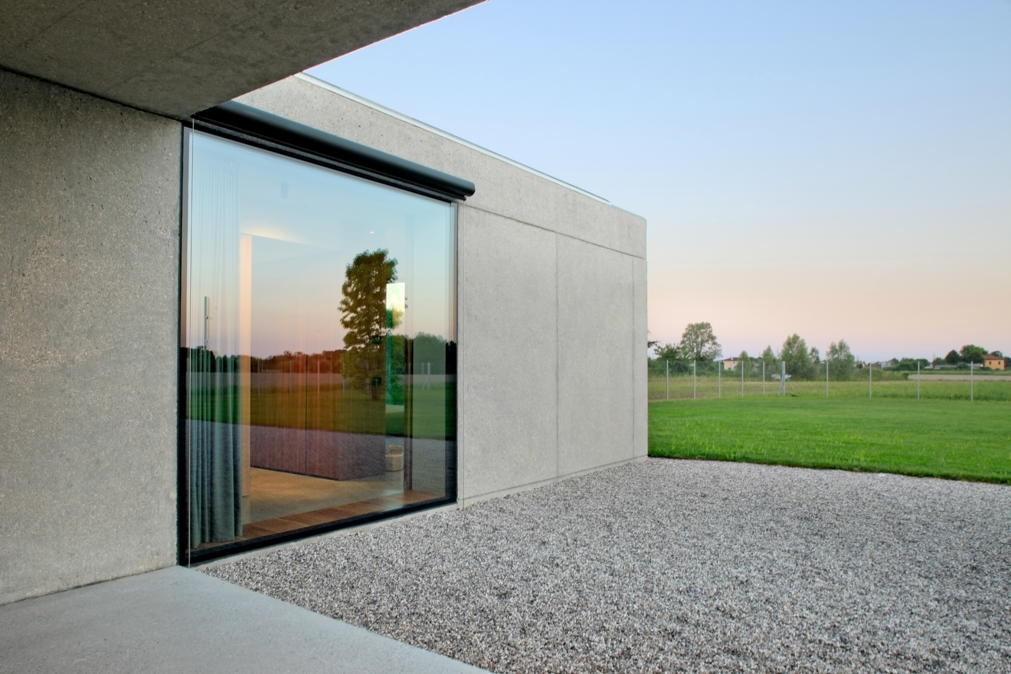 Galeria de Casa Cercada pelo Verde / MIDE architetti - 14