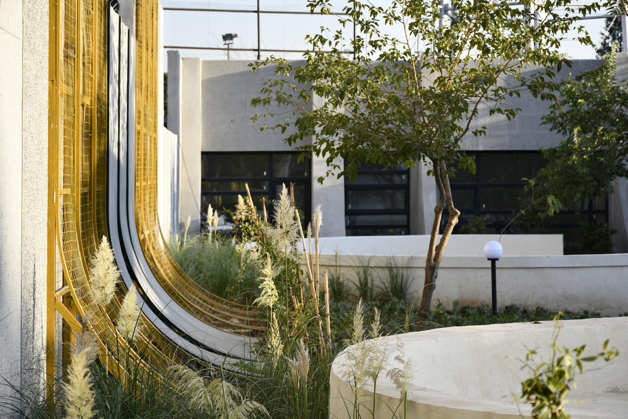 Gallery of Silk Tree Deaf Friendly Urban Park / Ashrafi & Zad - 4