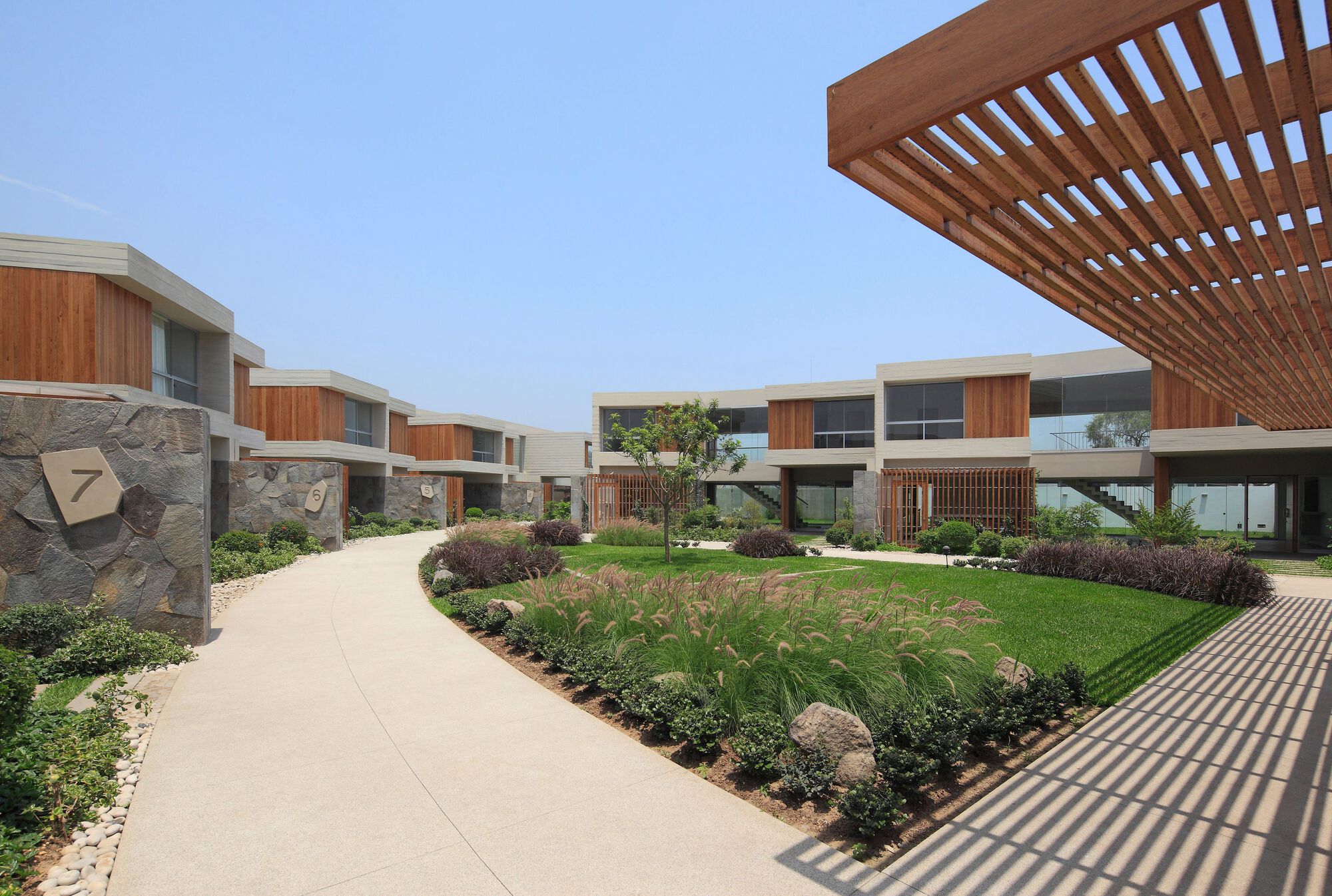 Galería de Condominio Las Moreras / Gonzalez Moix Arquitectura - 9