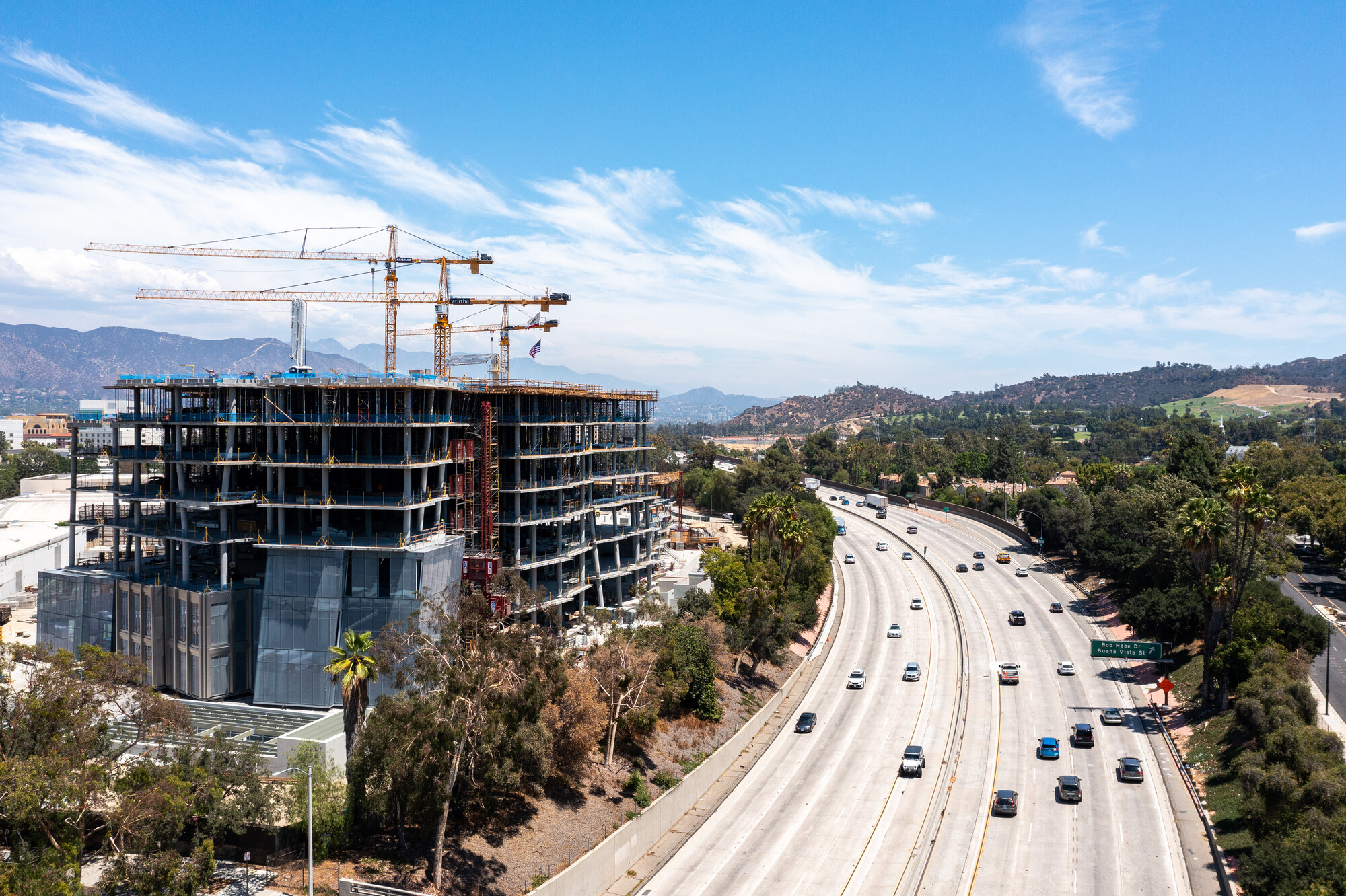 Galería de Avanza la construcción del proyecto Second Century de Frank ...