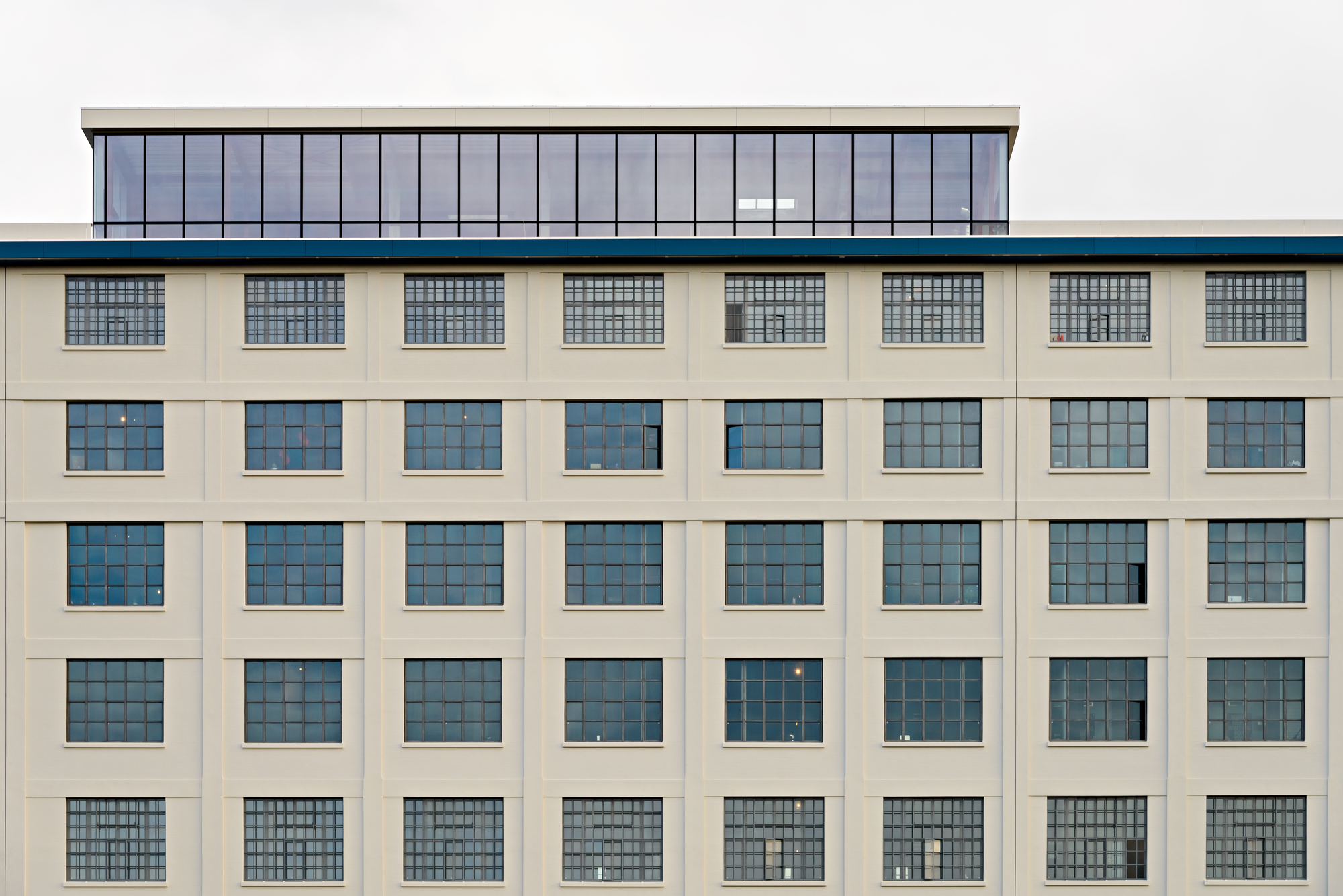 Gallery of Eiffel Building / Braaksma & Roos architectenbureau - 7