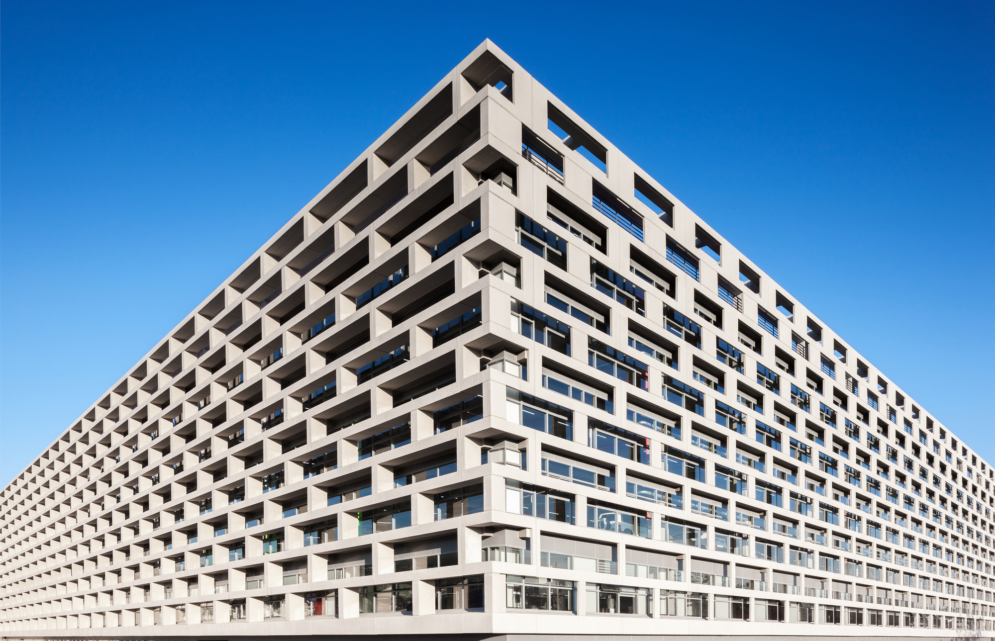 Gallery of D-Auto Mall / KARO Architects - 3