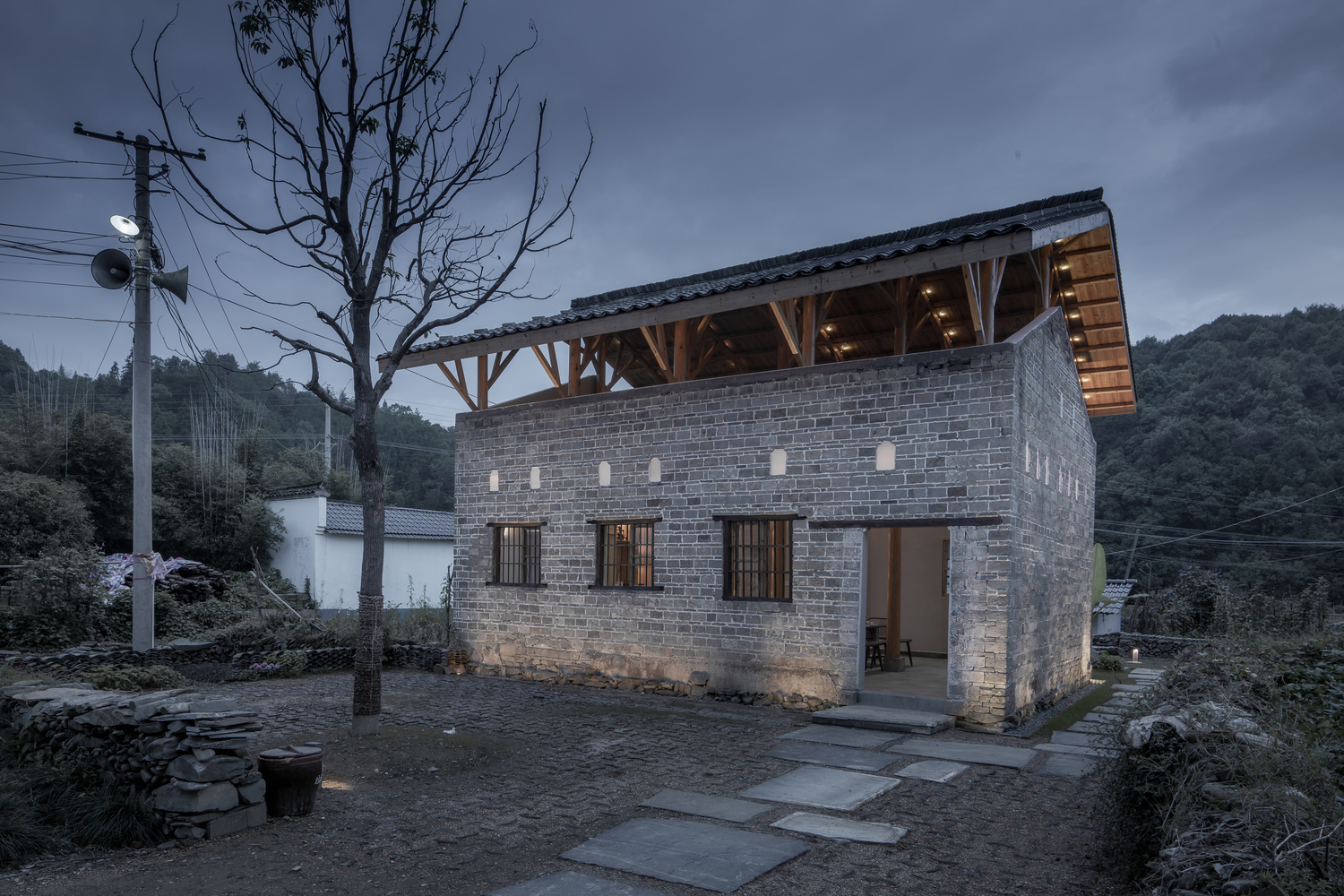 Gallery of Towards a Sustainable Future: Local Materials and Methods in ...