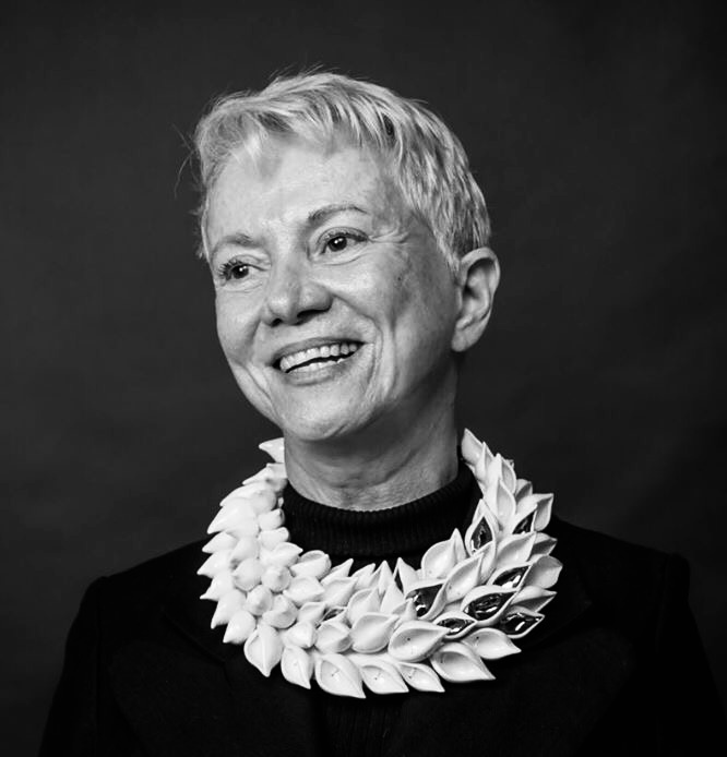 Aline Assis's Instagram, Twitter & Facebook on IDCrawl