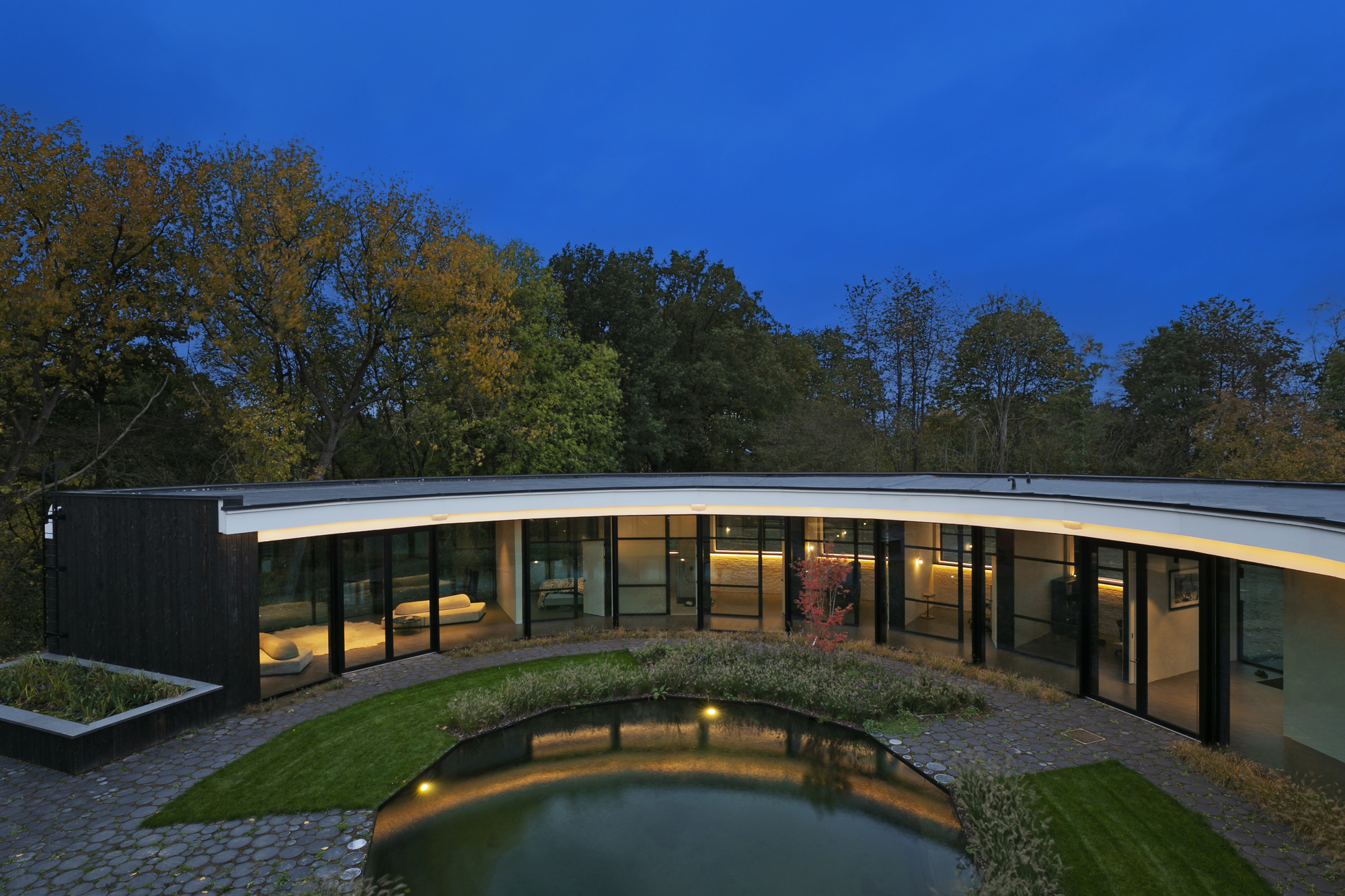 Gallery of C MIL Building Renovation / CASTOR FIBER architecture studio - 9