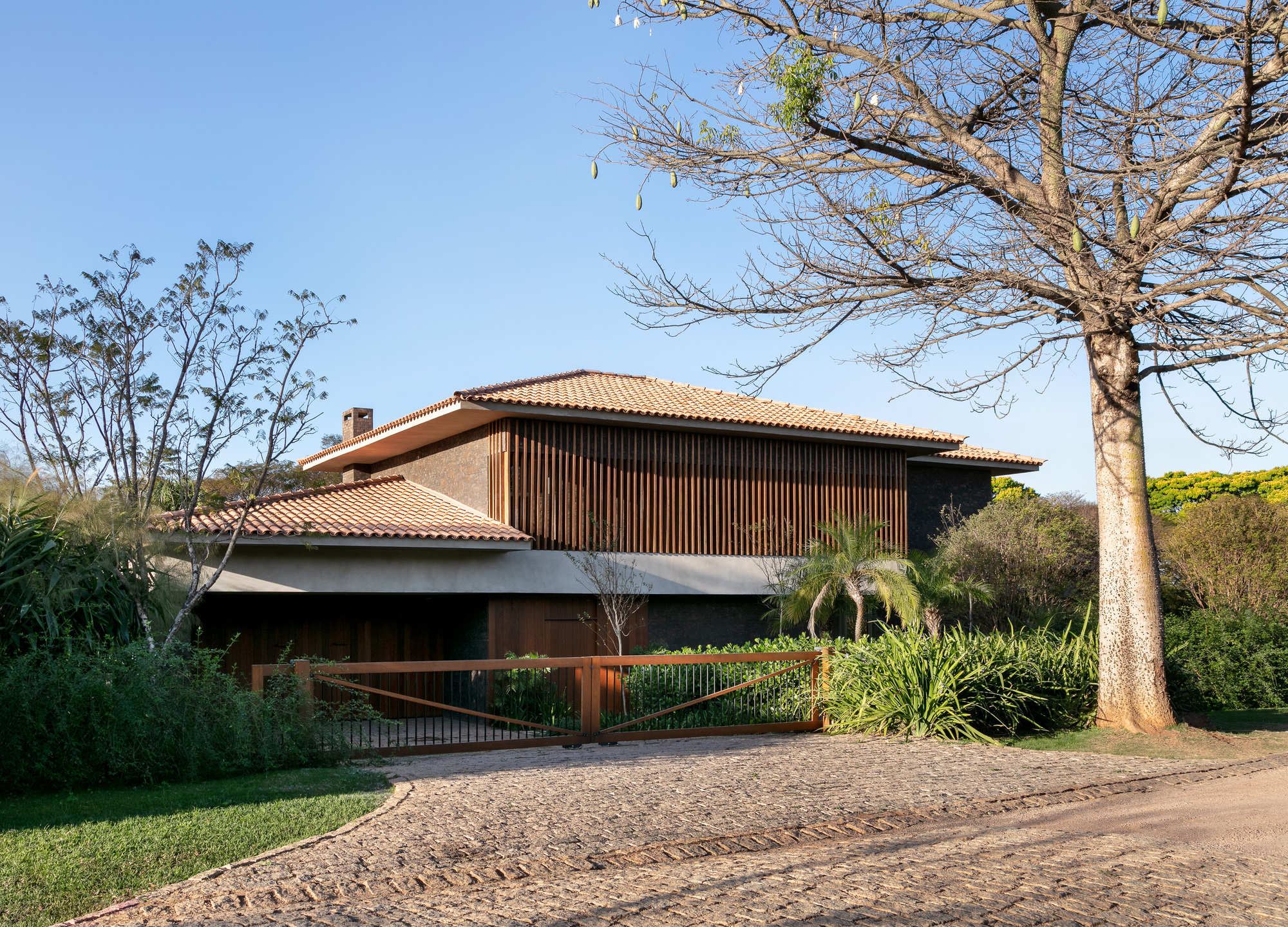 Galeria de Casa Horizontal / MF Arquitetos - 12