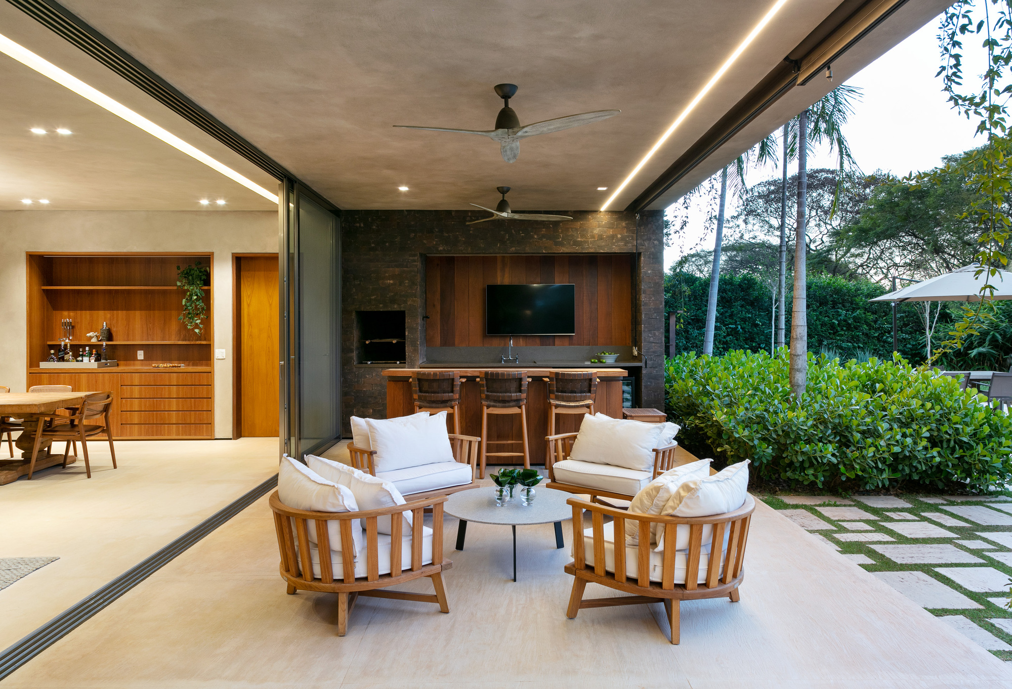 Galeria de Casa Horizontal / MF Arquitetos - 16