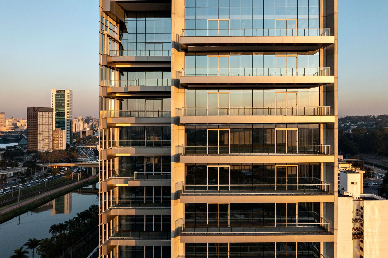 Galeria de Edifício RiverOne / Perkins&Will - 2