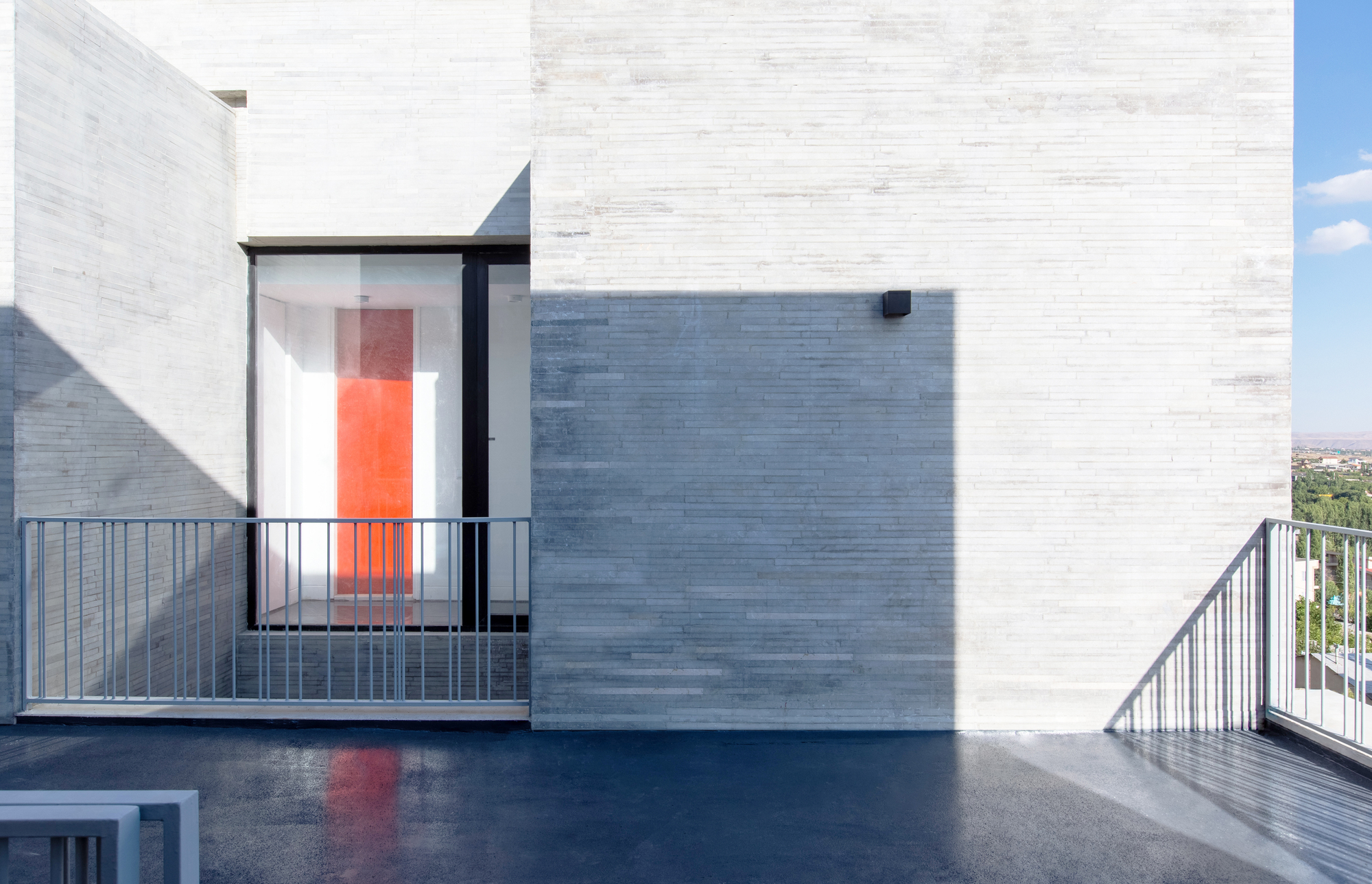 Gallery of Ayenevarzan House / MAAN Architecture Group - 16