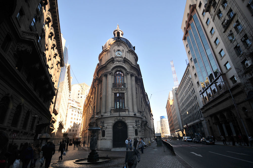 Galería de Guía de edificios y ciudades chilenas para visitar este 18 - 24