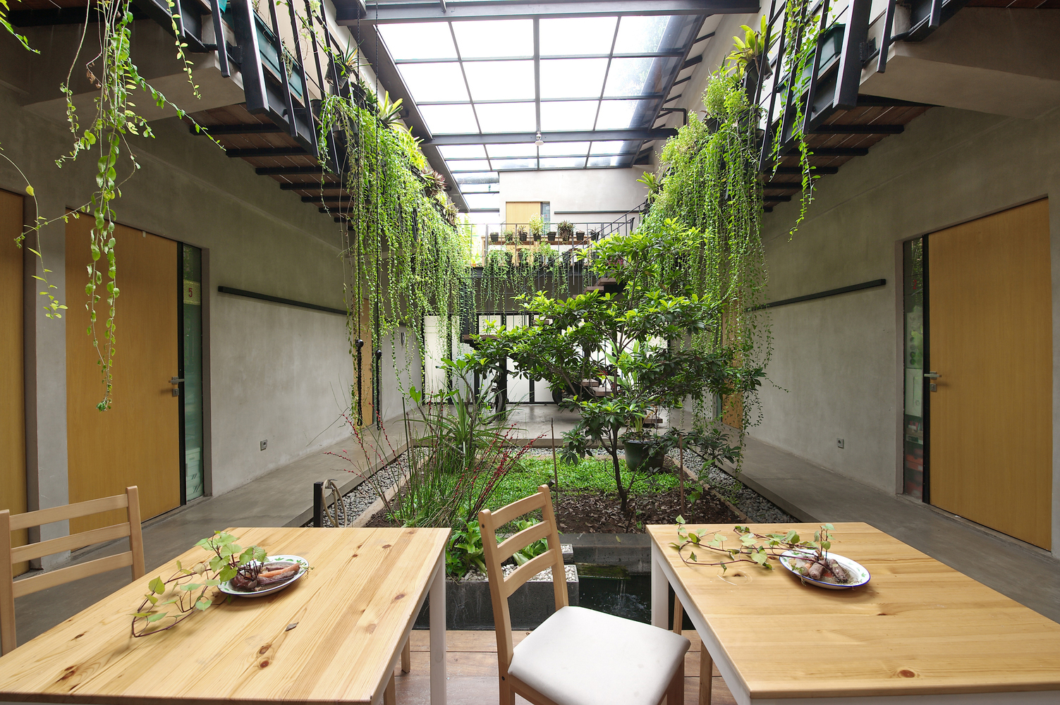 Gallery of Home Gardens: Residential Projects That Embrace Agriculture - 3