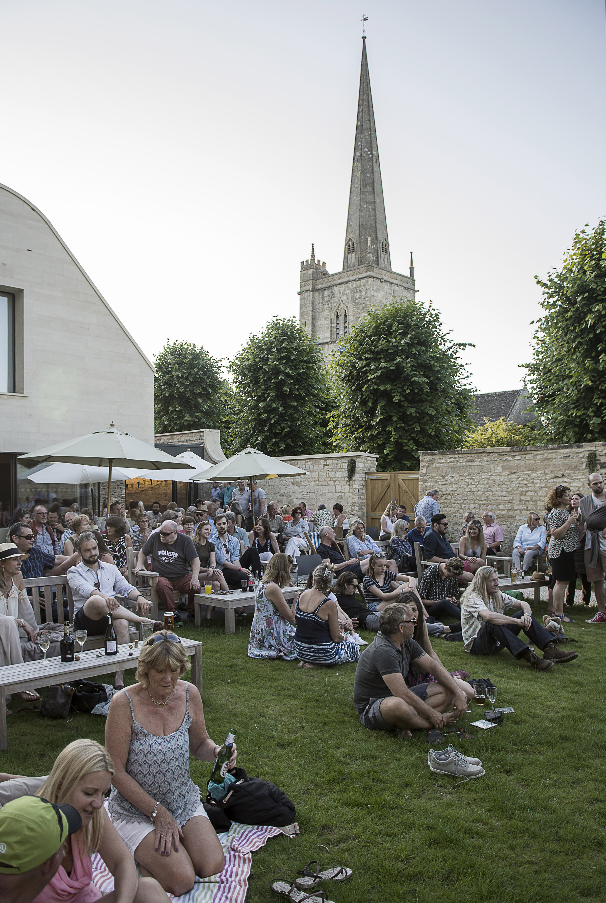 Gallery of Warwick Hall Community Centre / Acanthus Clews Architects - 8