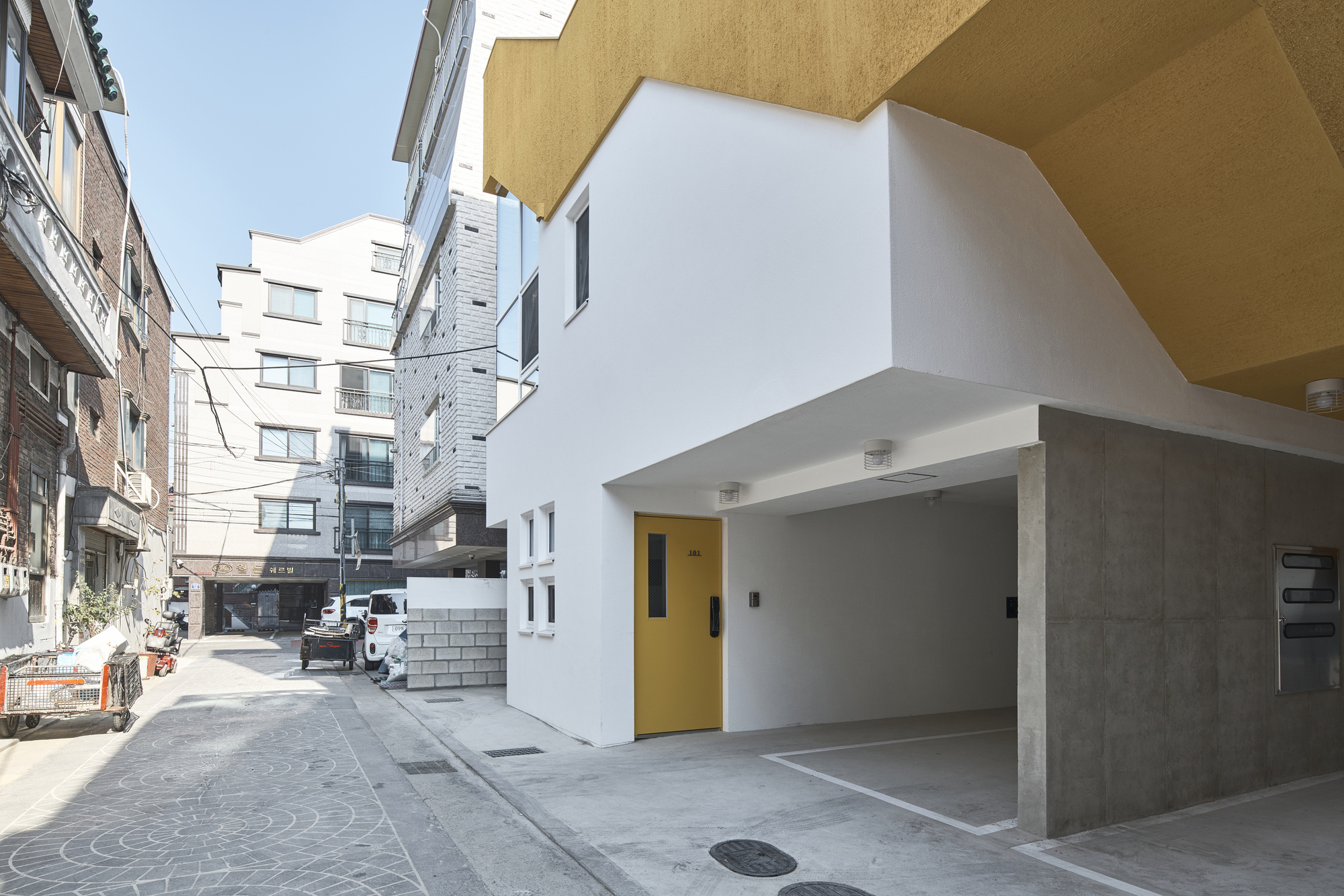 Gallery of The Alley House / Todot Architects and Partners - 7