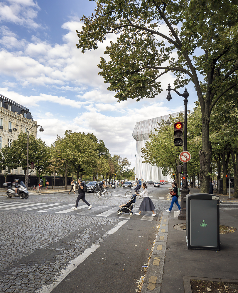 Gallery of First Images Reveal Christo's Wrapped Arc de Triomphe in ...