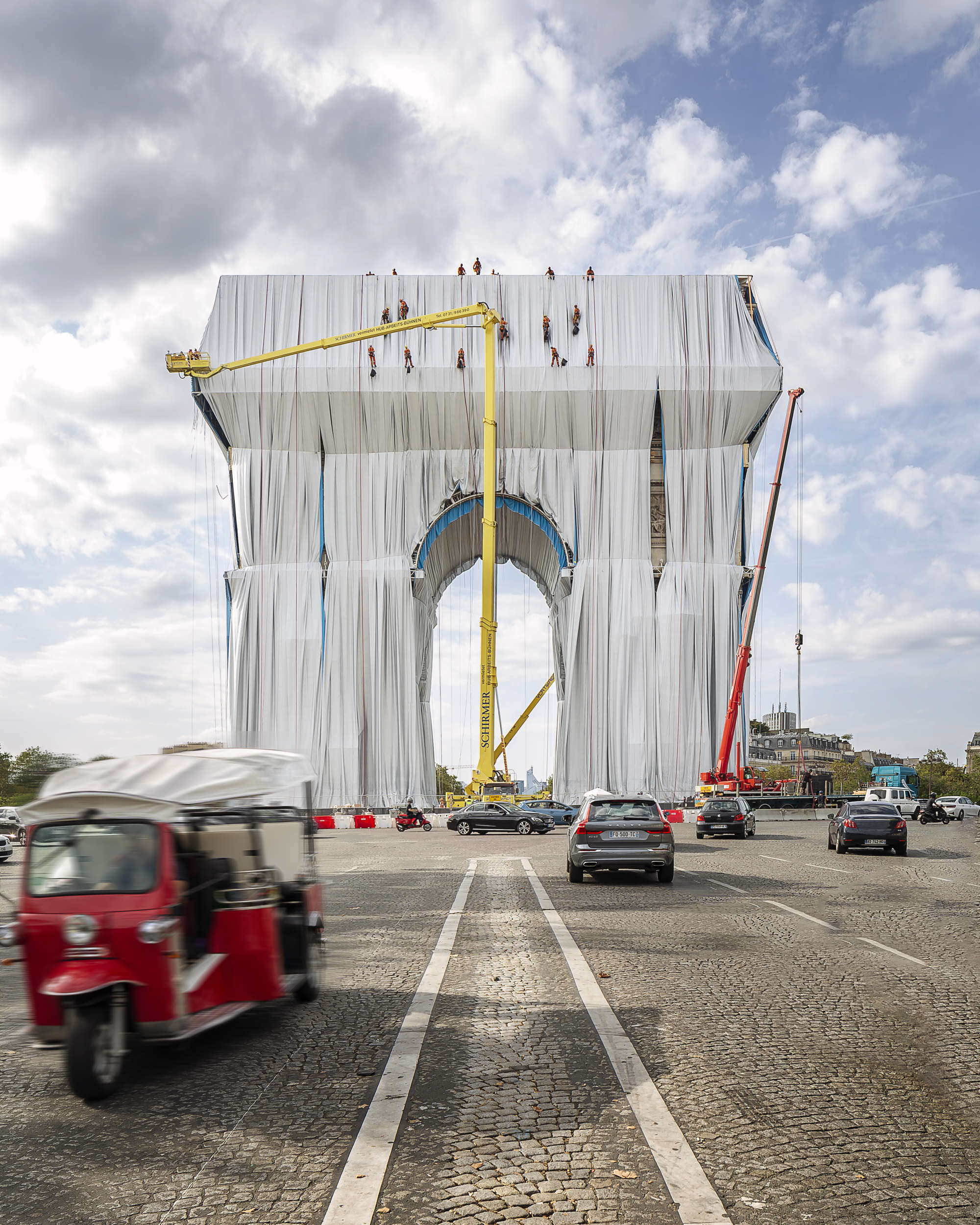 Gallery of First Images Reveal Christo's Wrapped Arc de Triomphe in ...