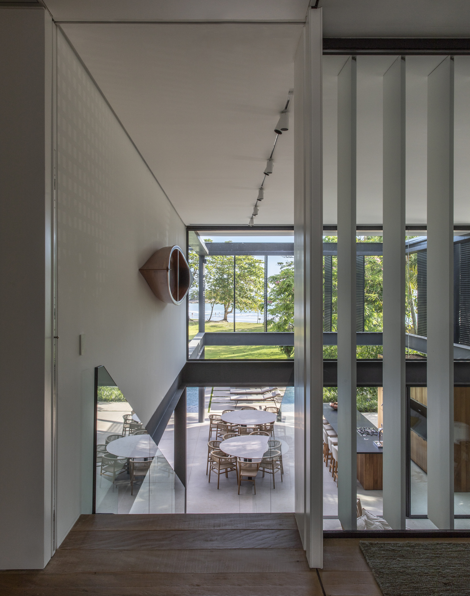 Gallery of JSL House / Bernardes Arquitetura - 11