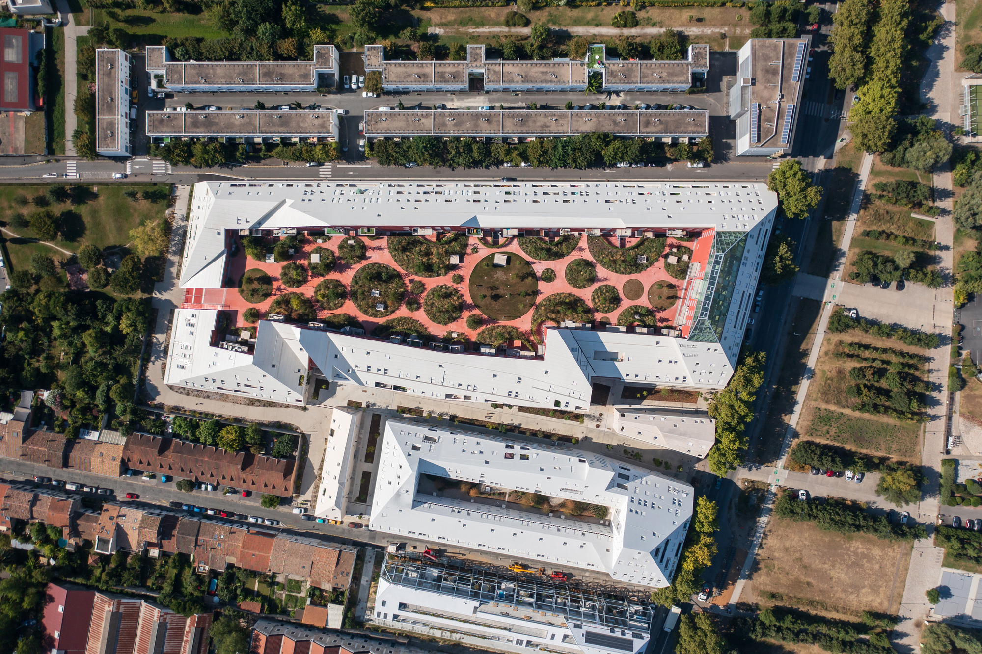 Gallery of Ilot Queyries Apartment Building / MVRDV - 7