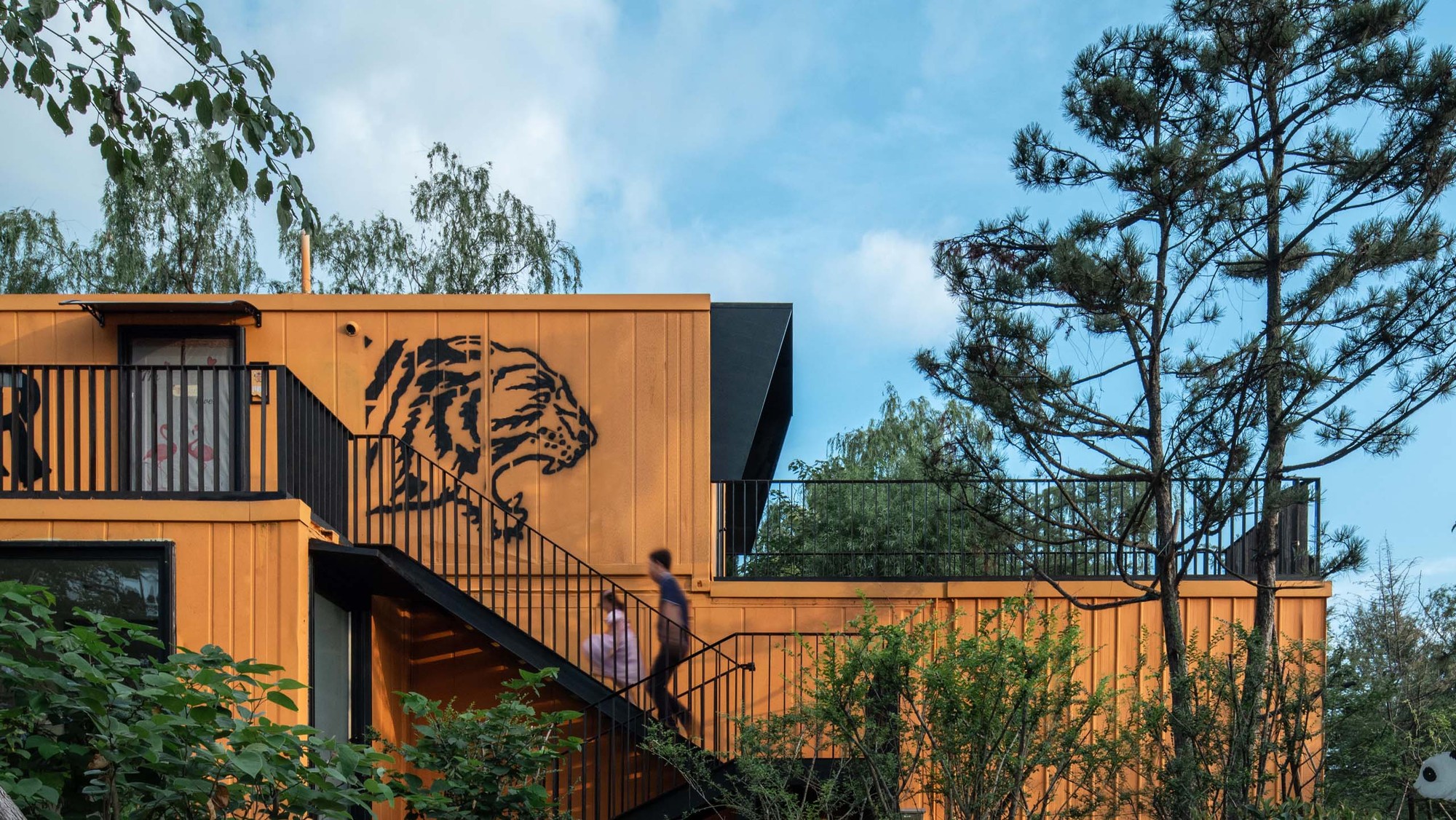 Gallery of Travelers Container Hostel / Qishe Architectural Design ...