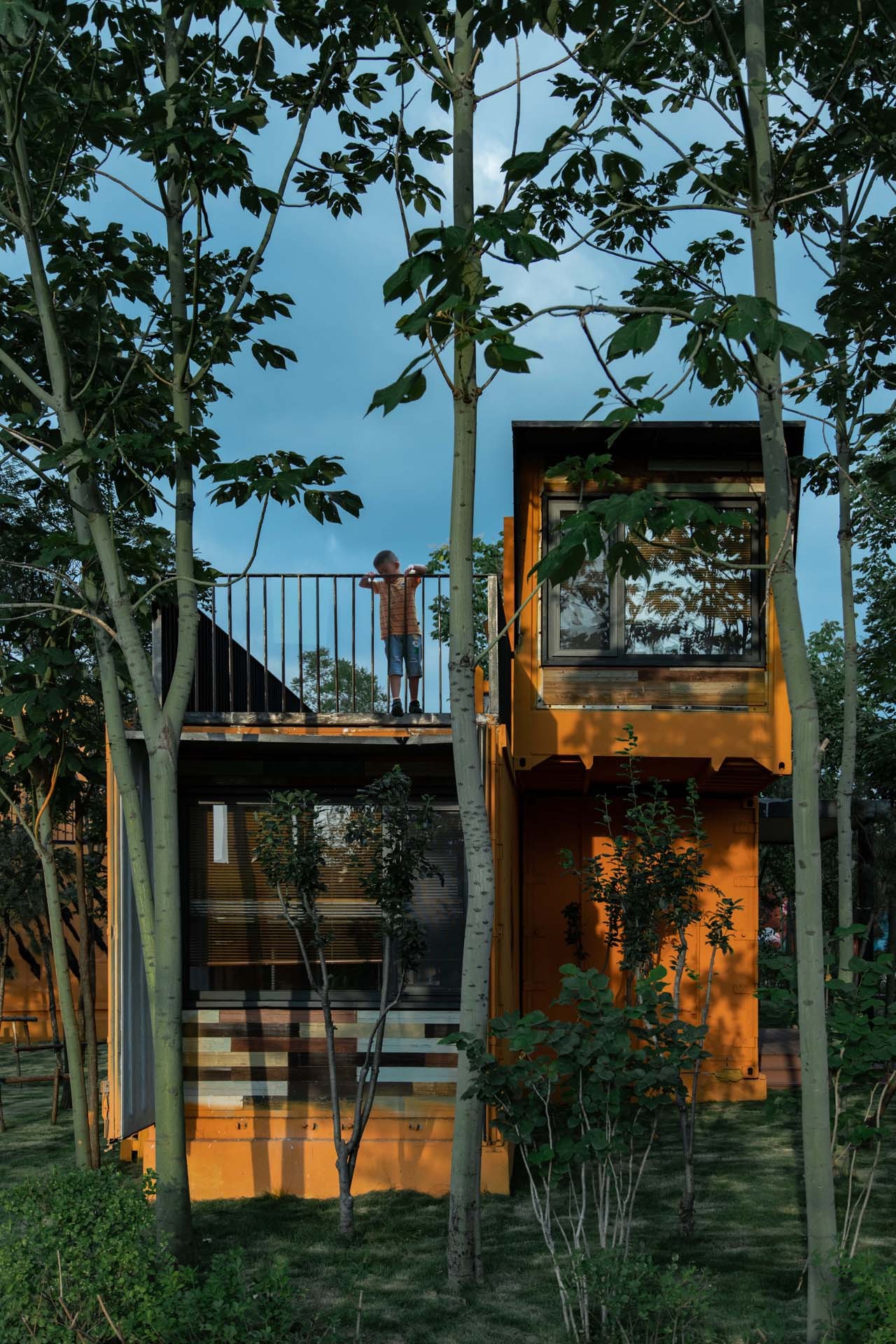 Gallery of Travelers Container Hostel / Qishe Architectural Design ...