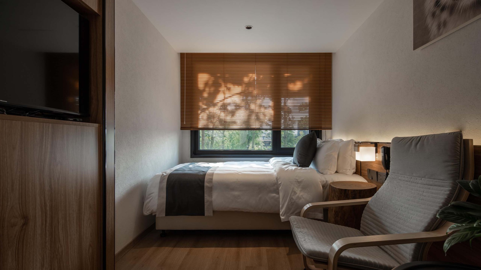 Gallery of Travelers Container Hostel / Qishe Architectural Design ...