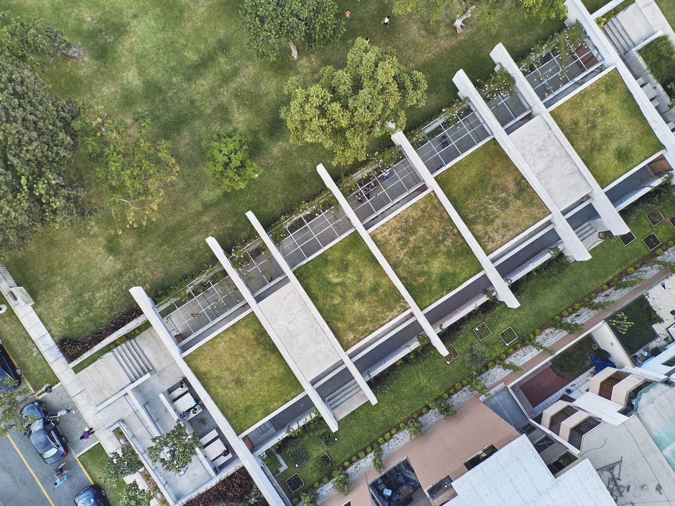 Gallery of Cultural Centers: 50 Examples in Plan and Section - 112