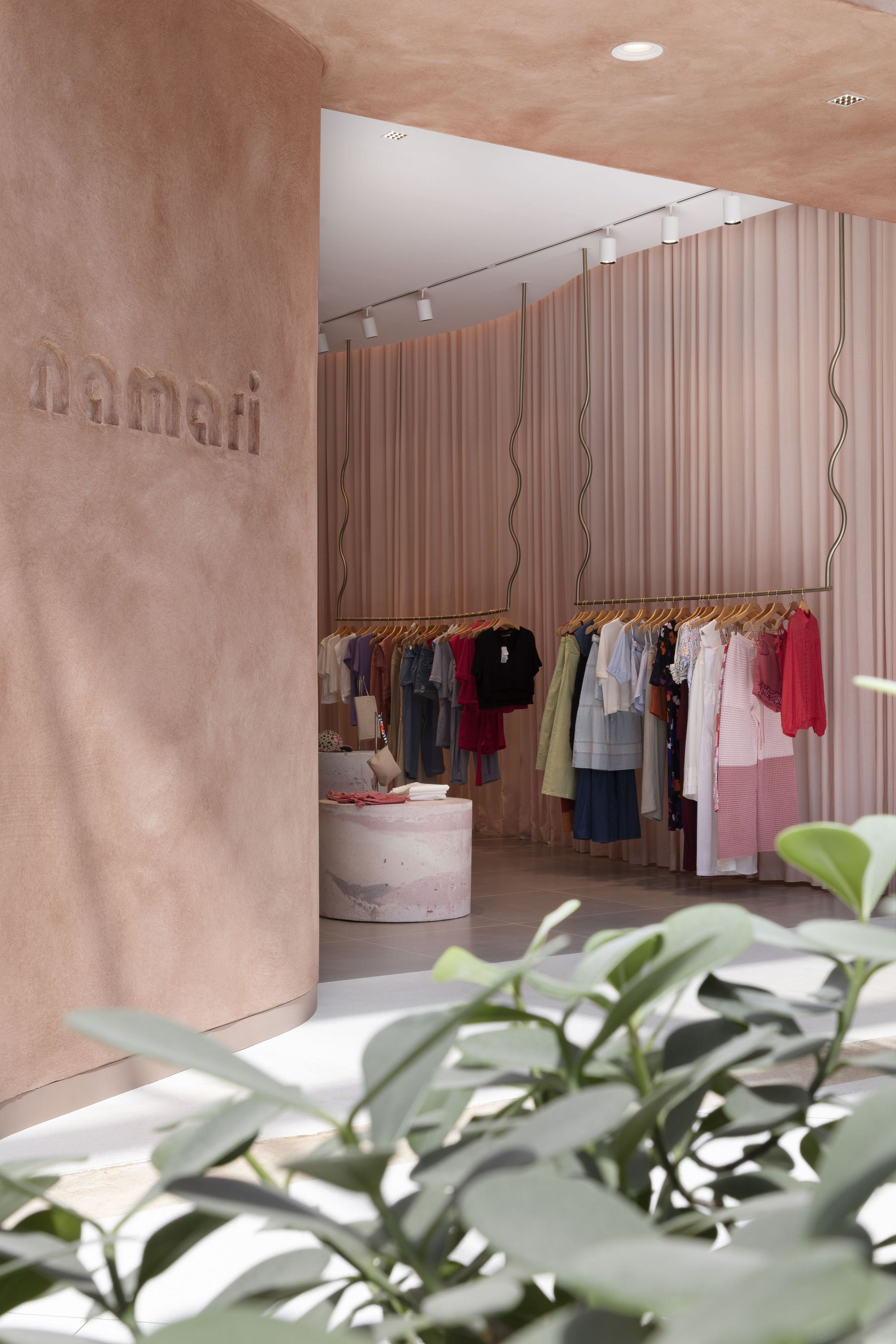 Galeria de Loja Namari Multibrand / Retail Design LAB - 25