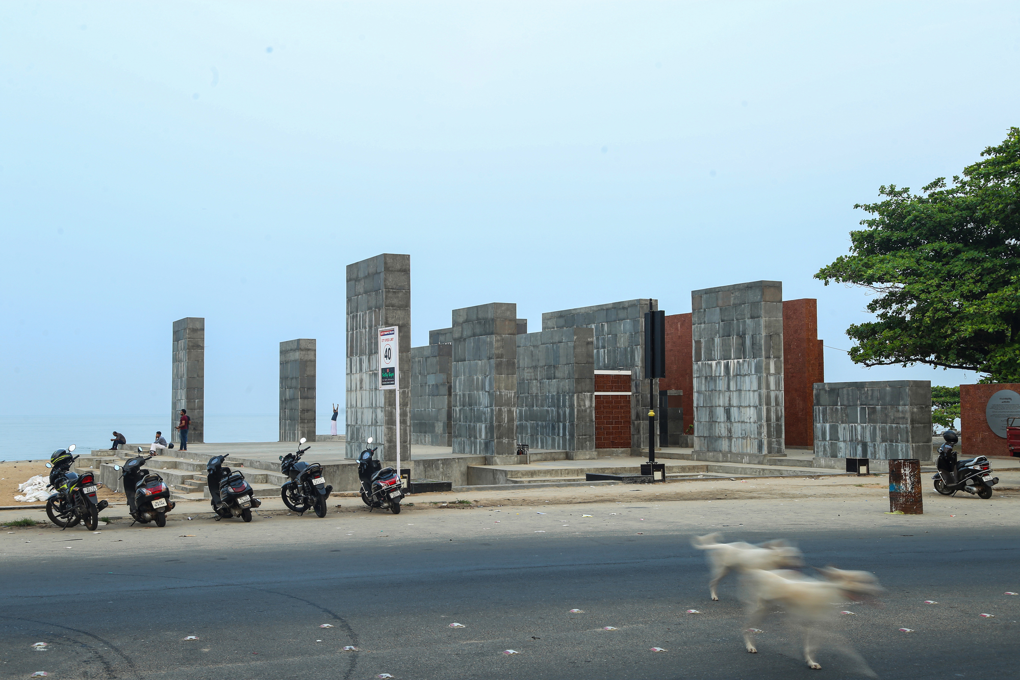 Gallery of Freedom Square / Deearth Architects - 11