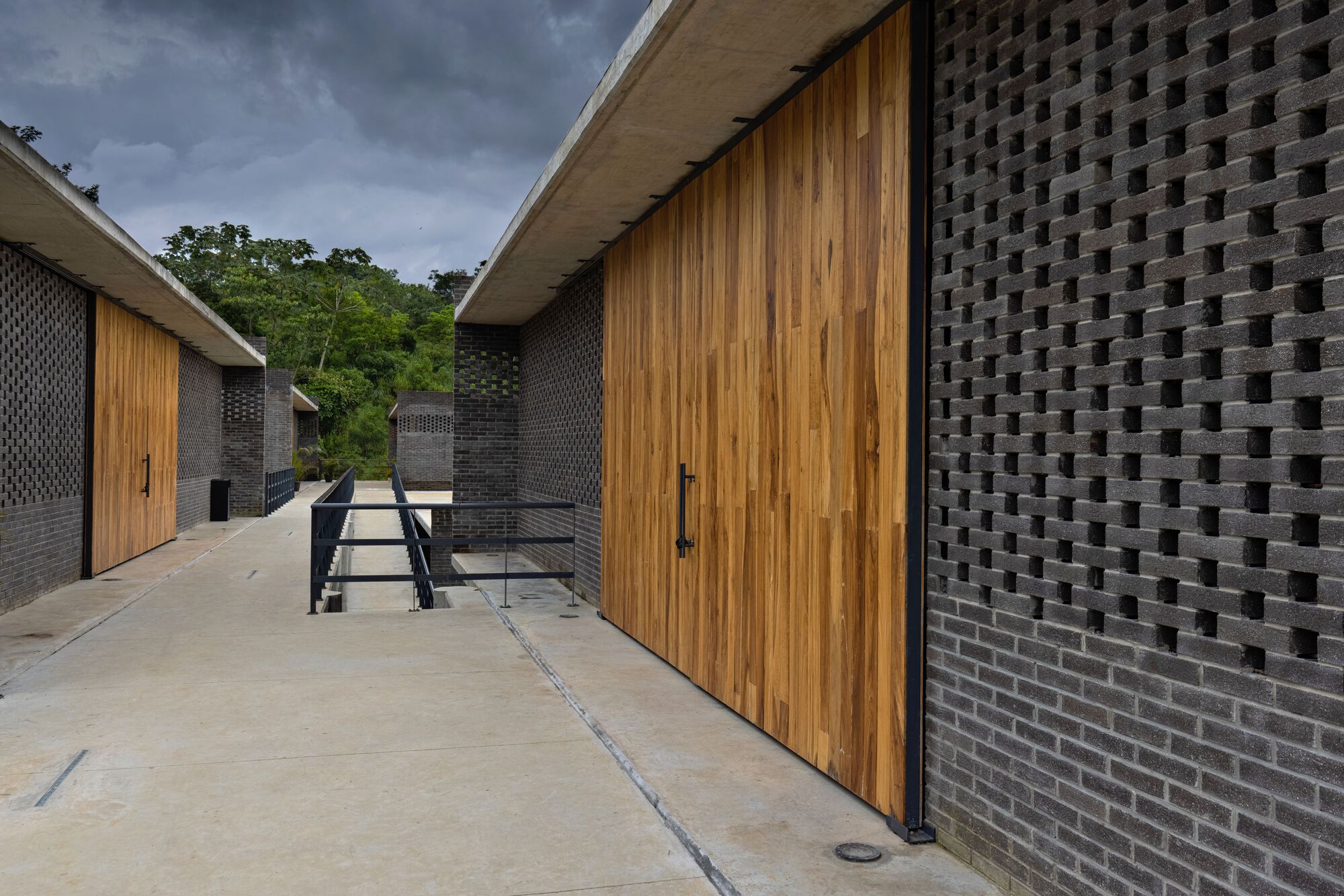 Gallery of Community Development Center in Tapachula / Laboratorio de ...