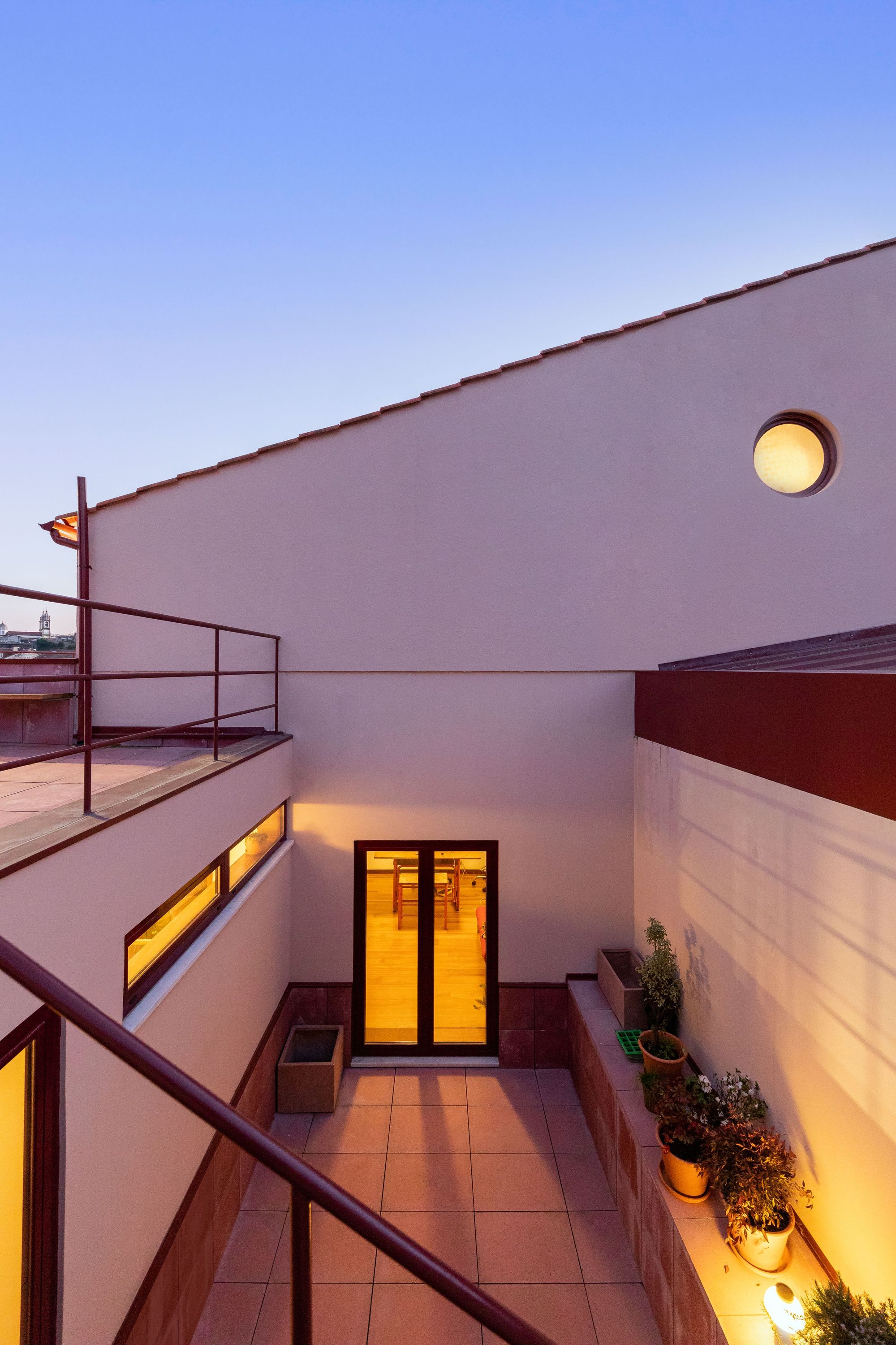 Gallery of 116B Apartment / André Simão & Nuno Bessa - 5