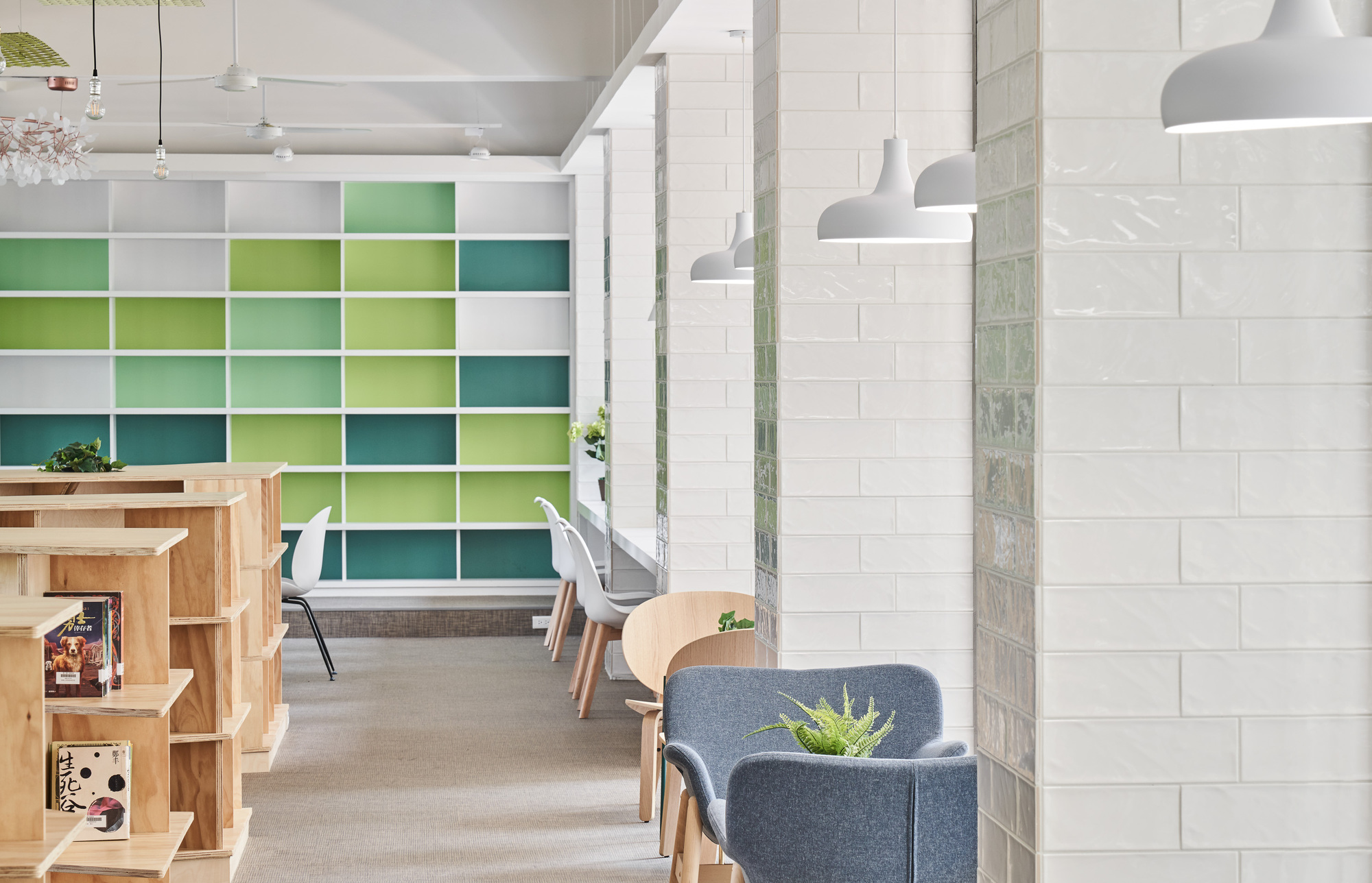 Gallery of Hankou Junior High School Library / TALI DESIGN - 18