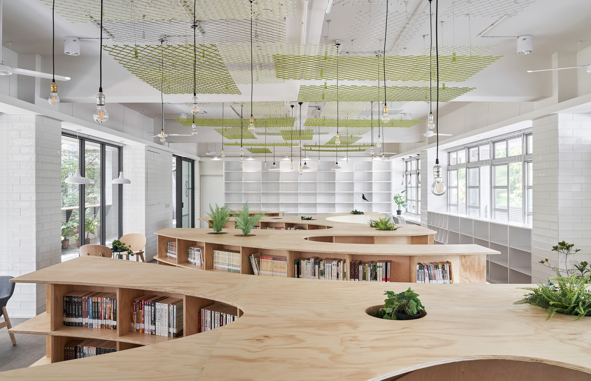 Gallery of Hankou Junior High School Library / TALI DESIGN - 14