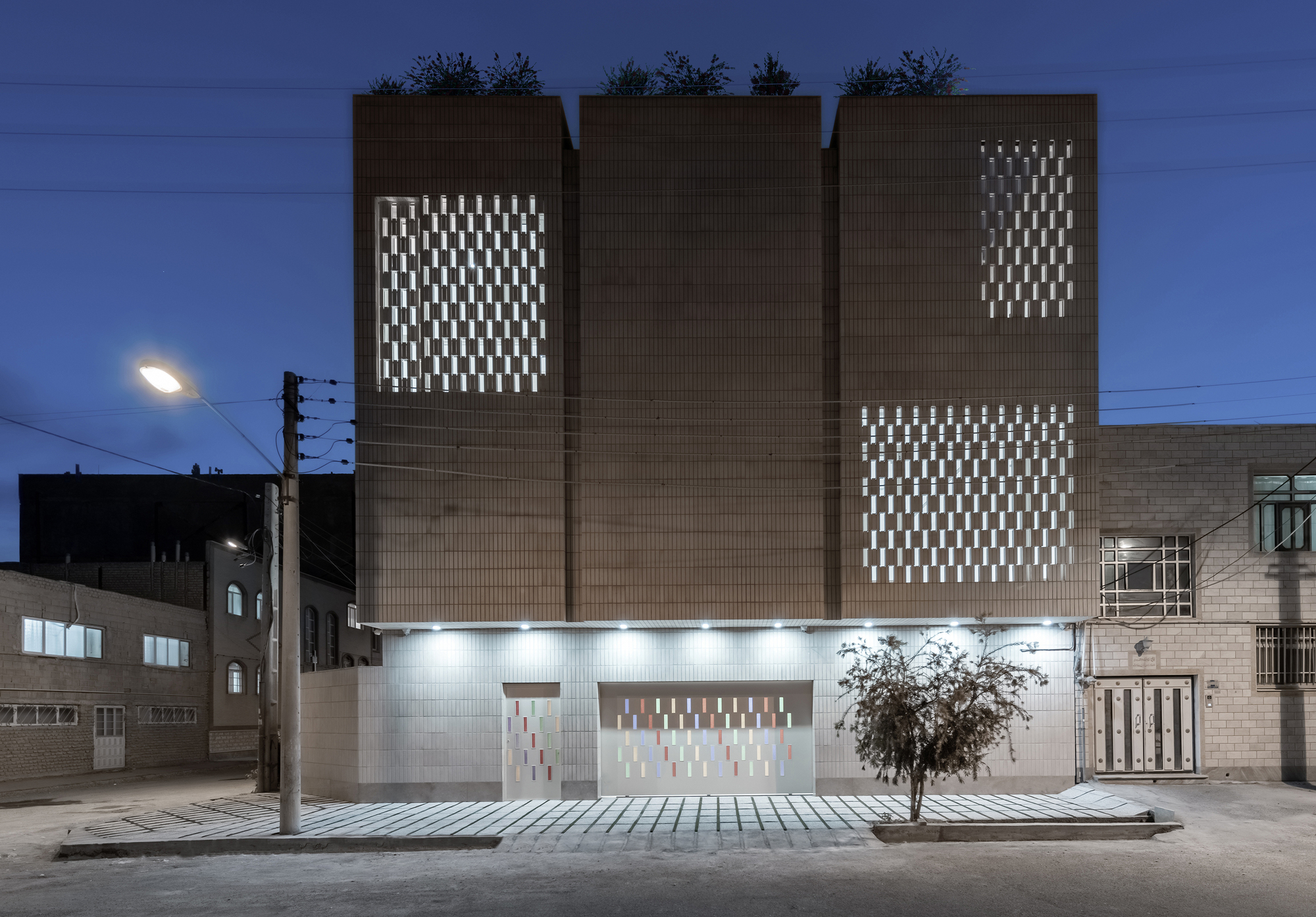 Gallery of Kolbadi House / L.E.D Architects - 9