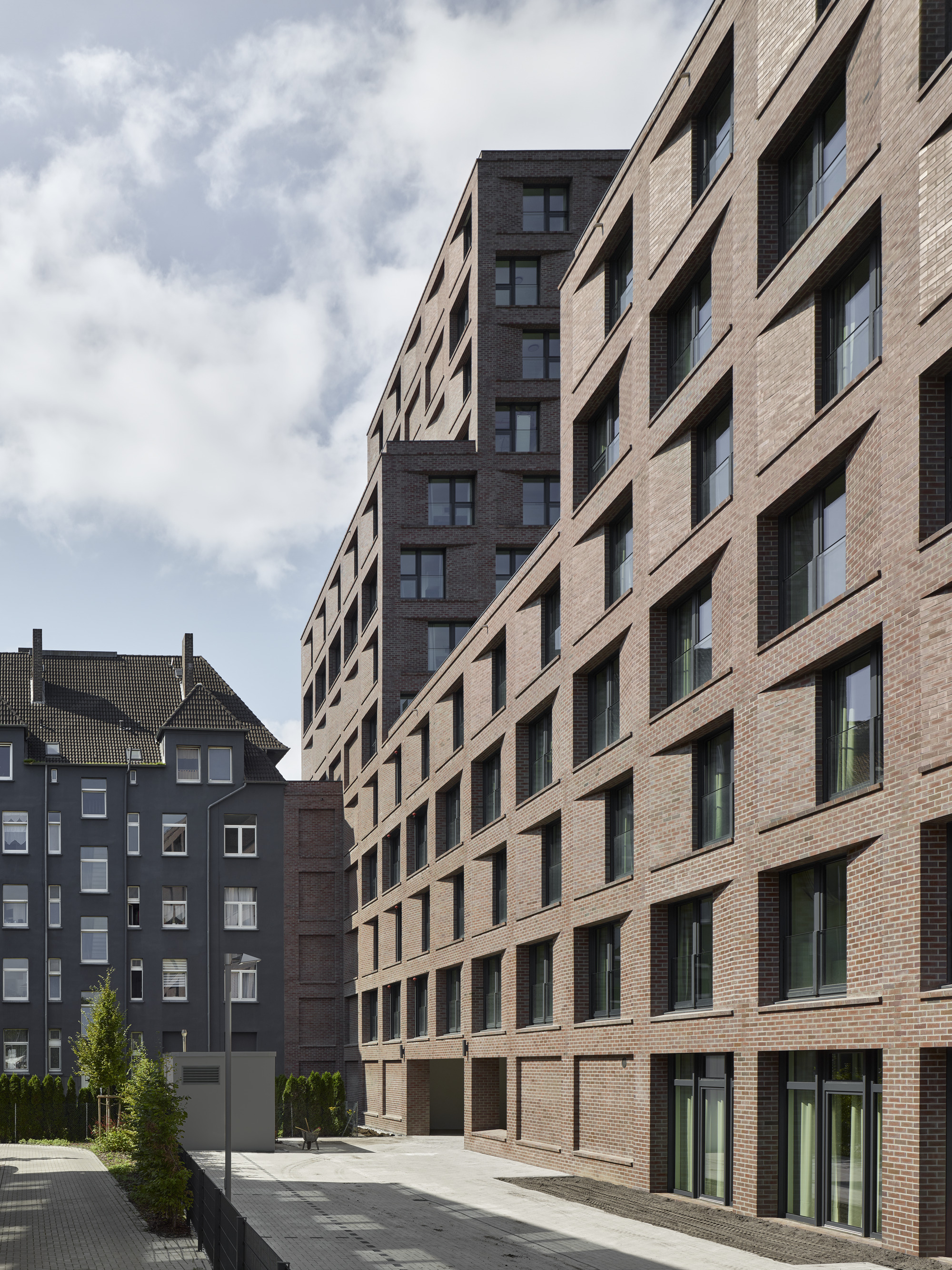 Gallery of Student Residence in Hainholz / Max Dudler - 18