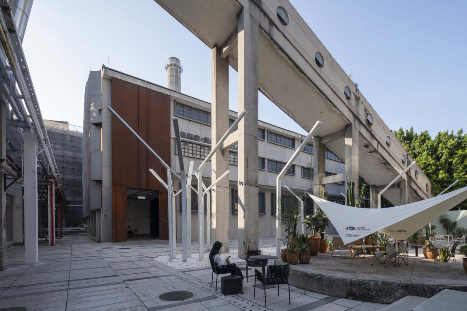 Gallery of Pearl River Brewery Phase II / Atelier cnS - 16