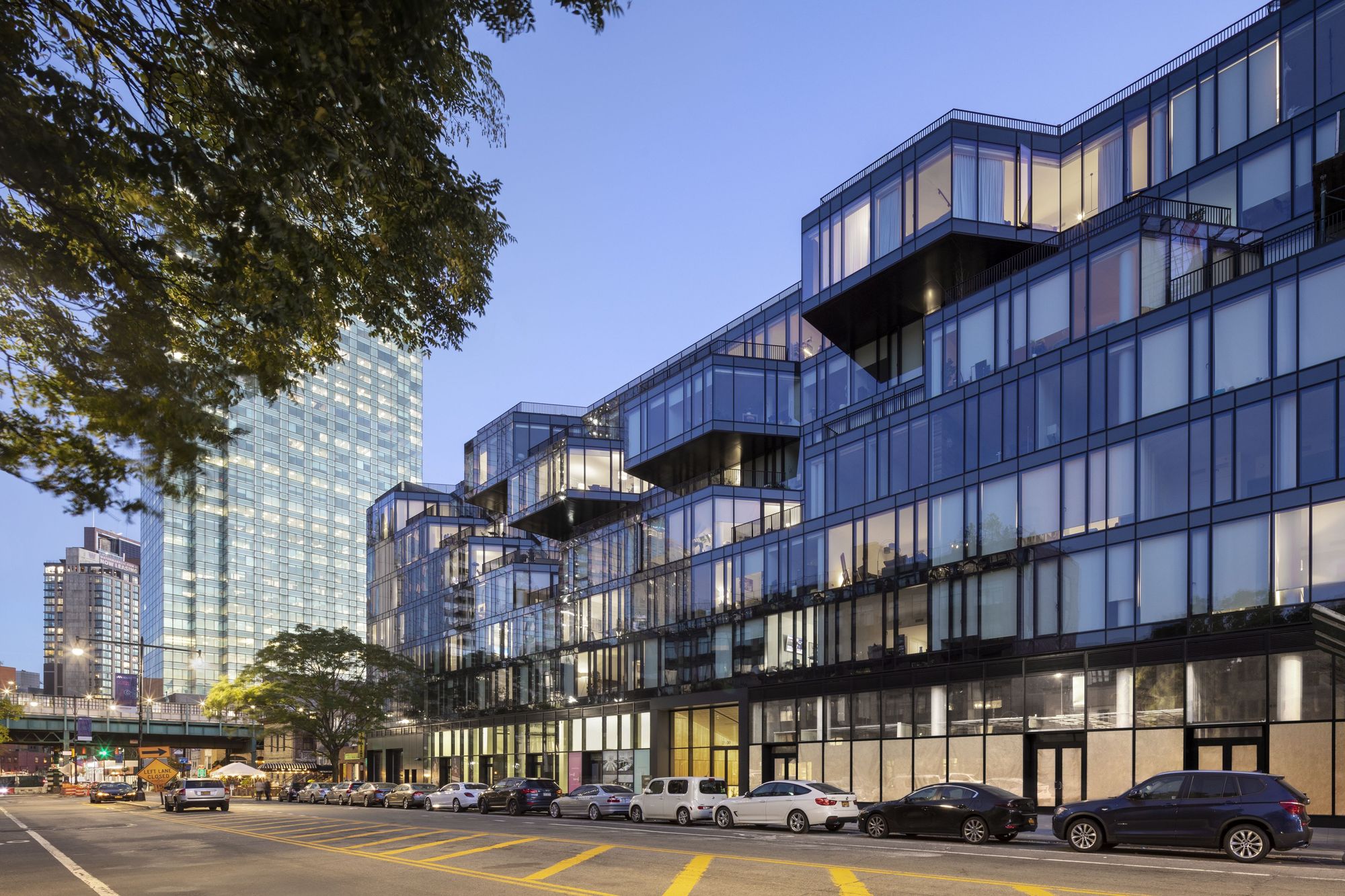 Gallery of Corte Building / Beyer Blinder Belle + Dieguez Fridman - 12