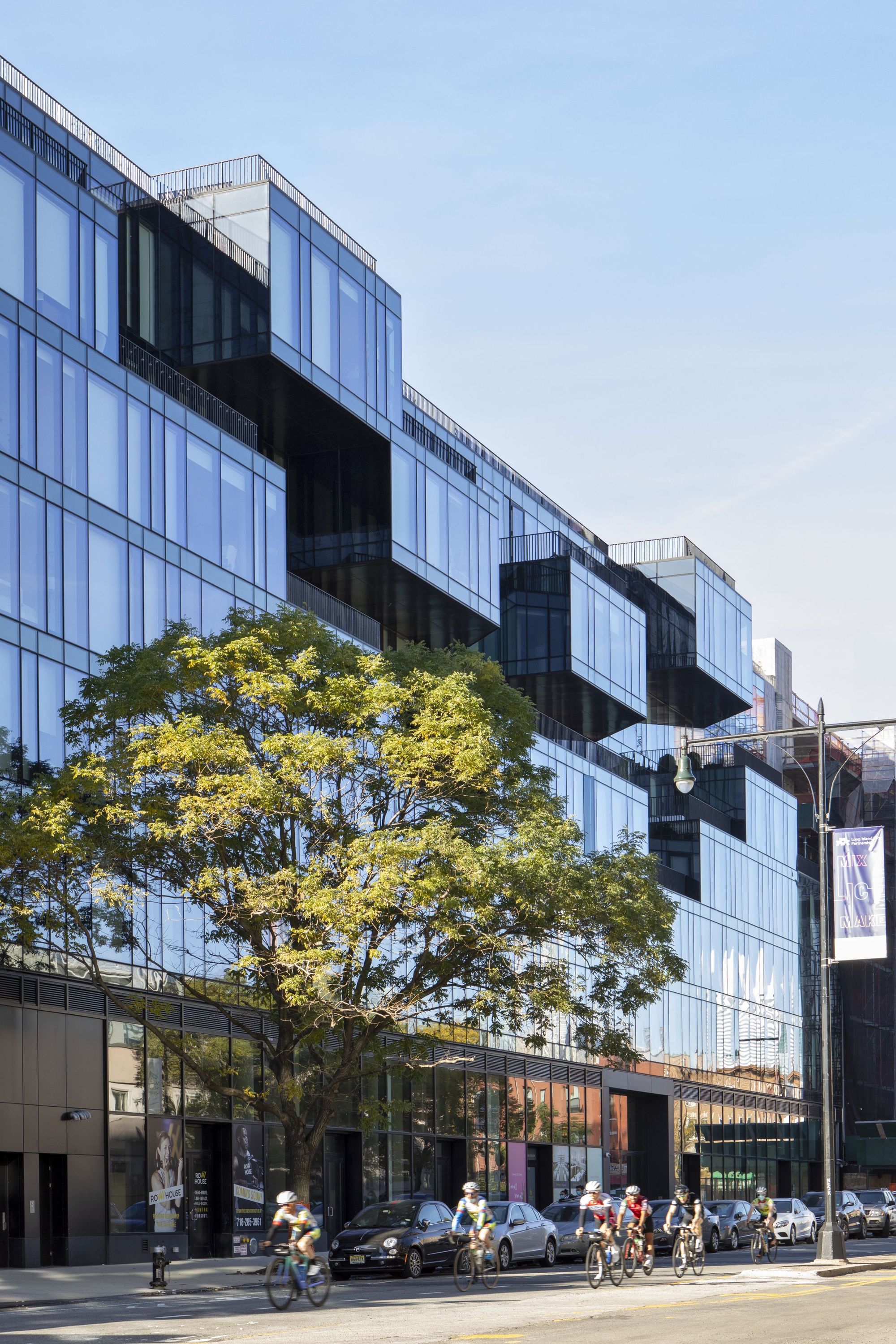 Gallery of Corte Building / Beyer Blinder Belle + Dieguez Fridman - 2