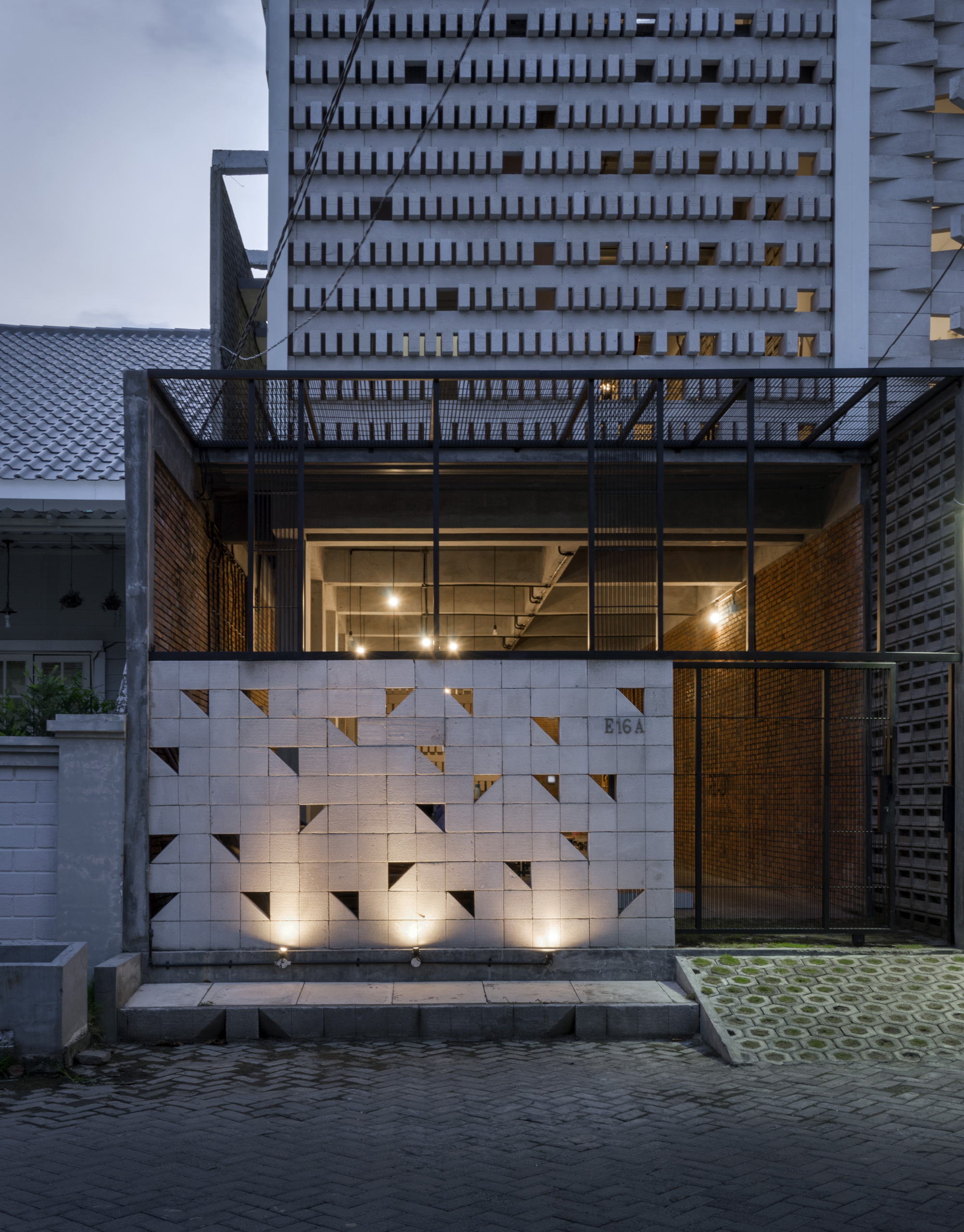 Gallery of Binary Boarding House / Andyrahman Architect - 9