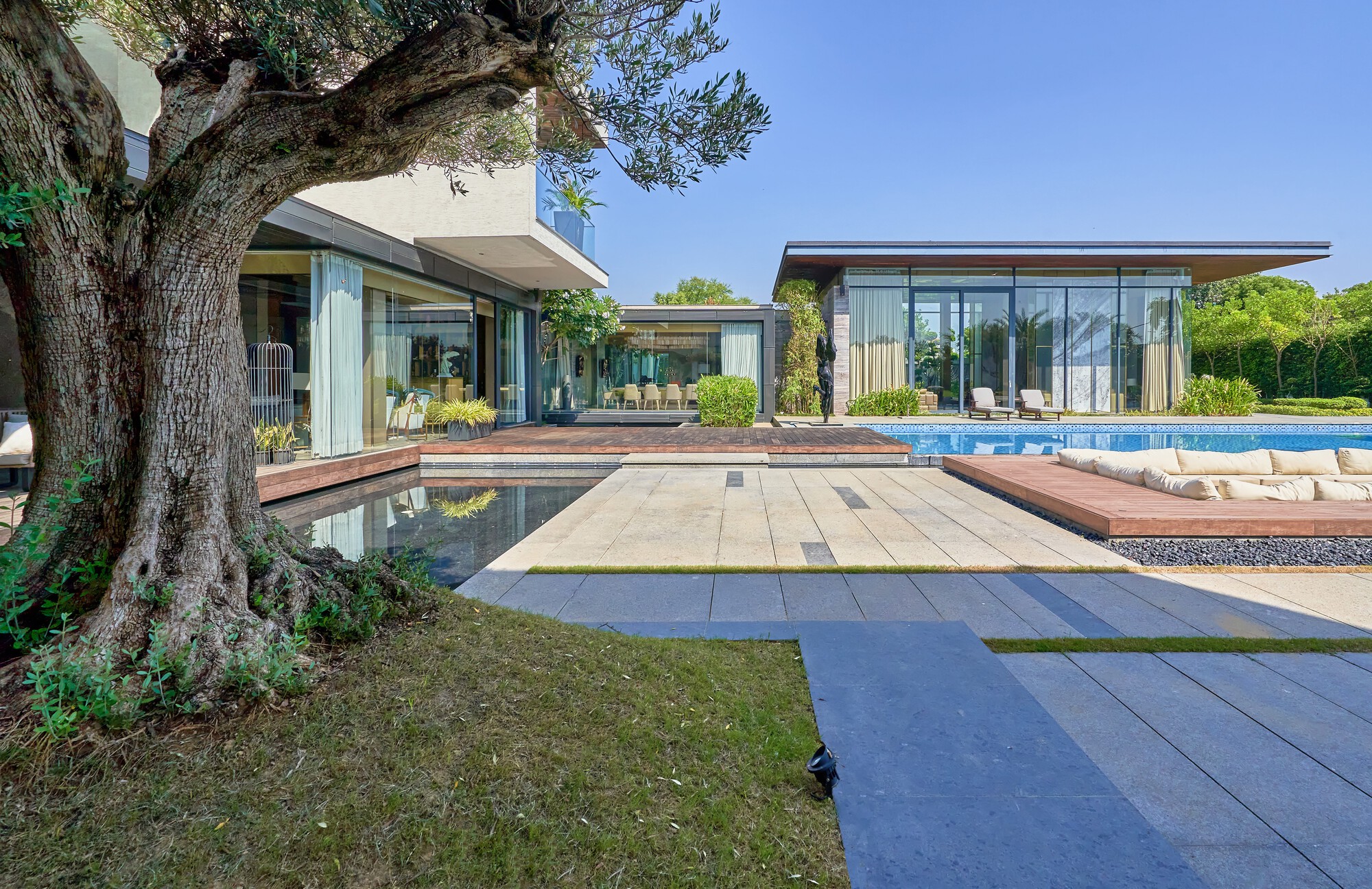 Gallery of Porch House / DADA Partners - 10