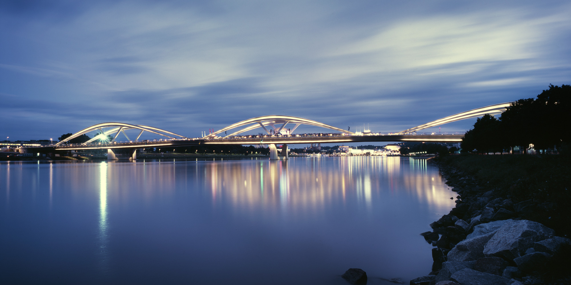 Gallery of Bridge Over the Donau River in Linz / Marc Mimram - 15