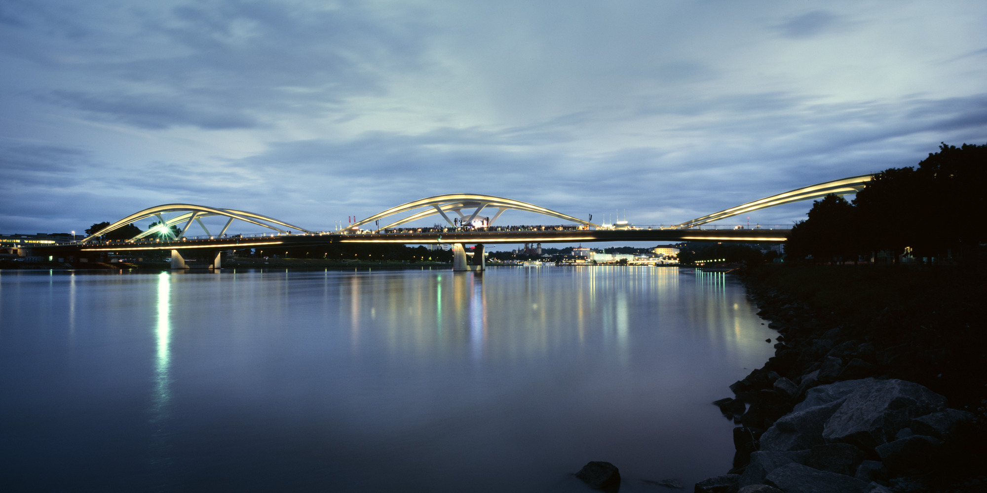 Gallery of Bridge Over the Donau River in Linz / Marc Mimram - 25