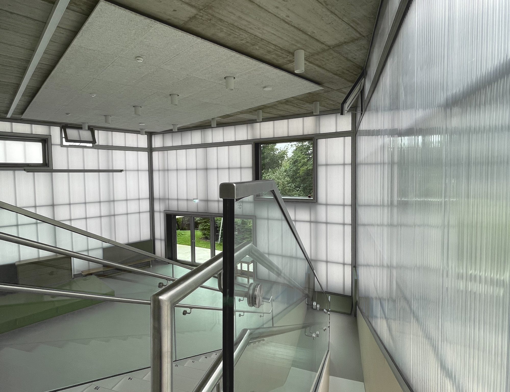 Gallery of A 100% Recyclable Polycarbonate Envelope for a Bright and ...