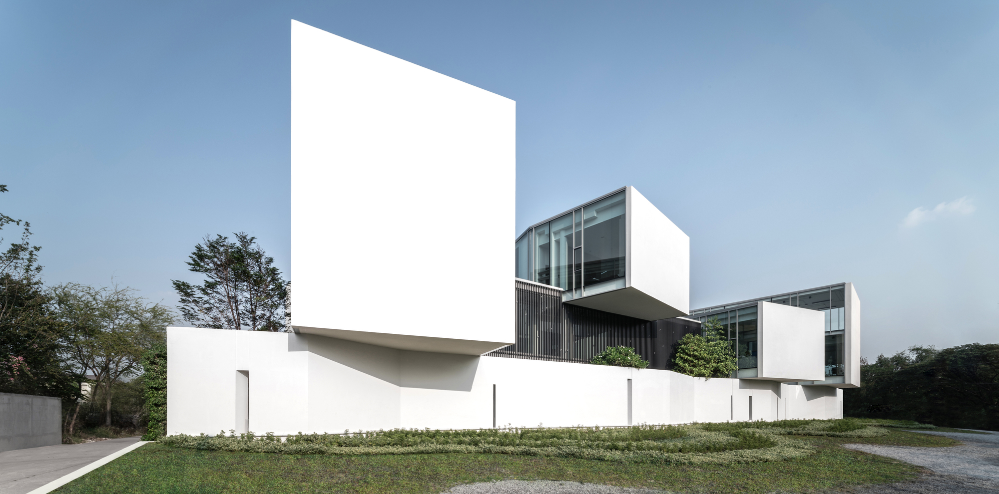 Gallery of MDC Headquarters / IDIN Architects - 19