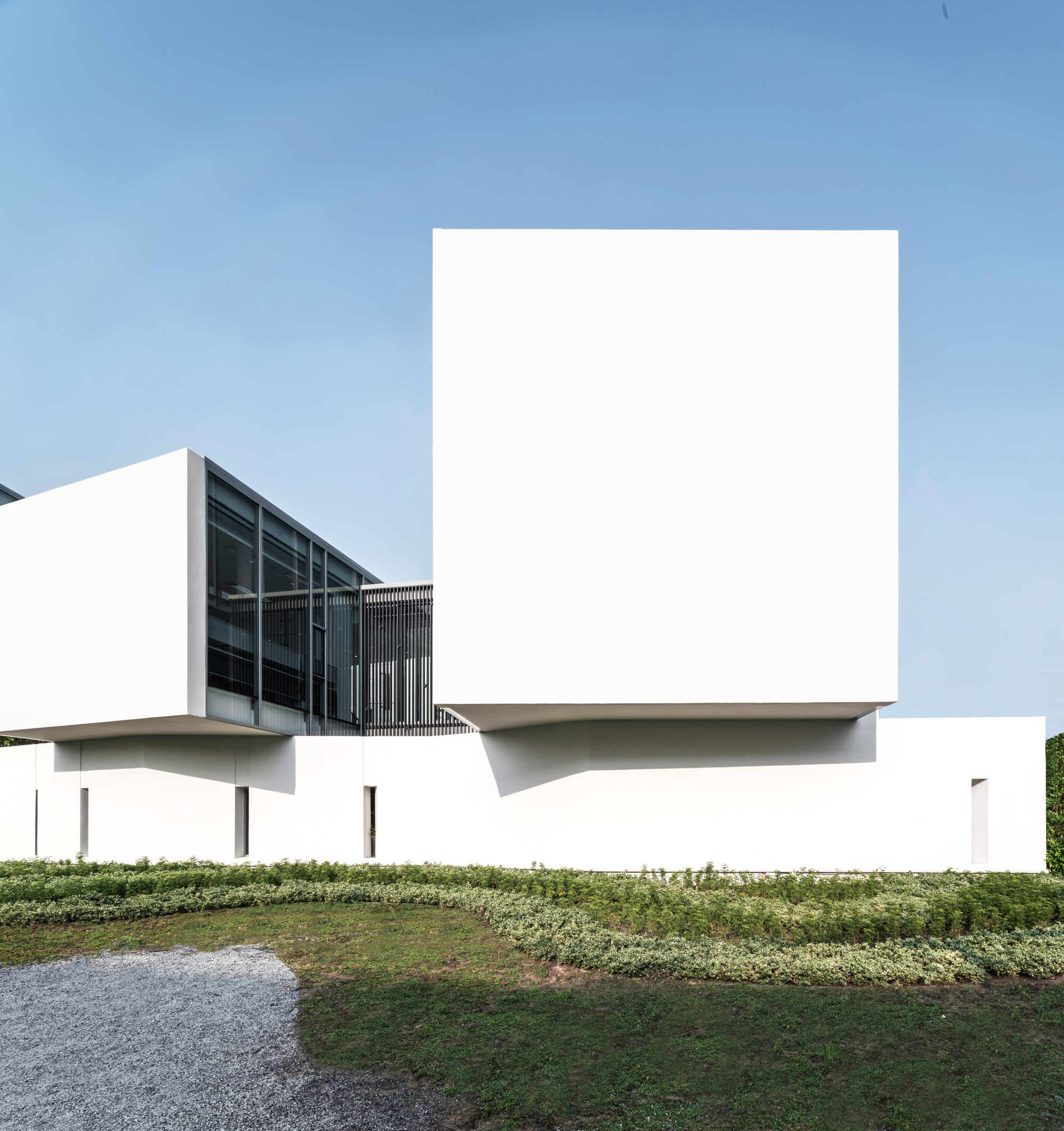 Gallery of MDC Headquarters / IDIN Architects - 11