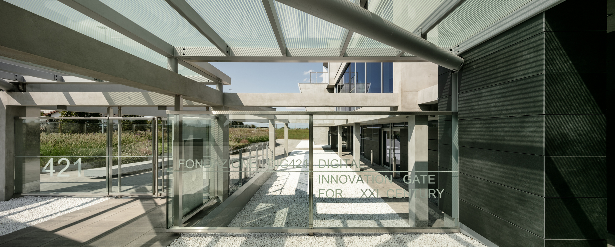 Gallery of DIG 421 Digital Innovation Gate for XXI Century / Nemesi ...