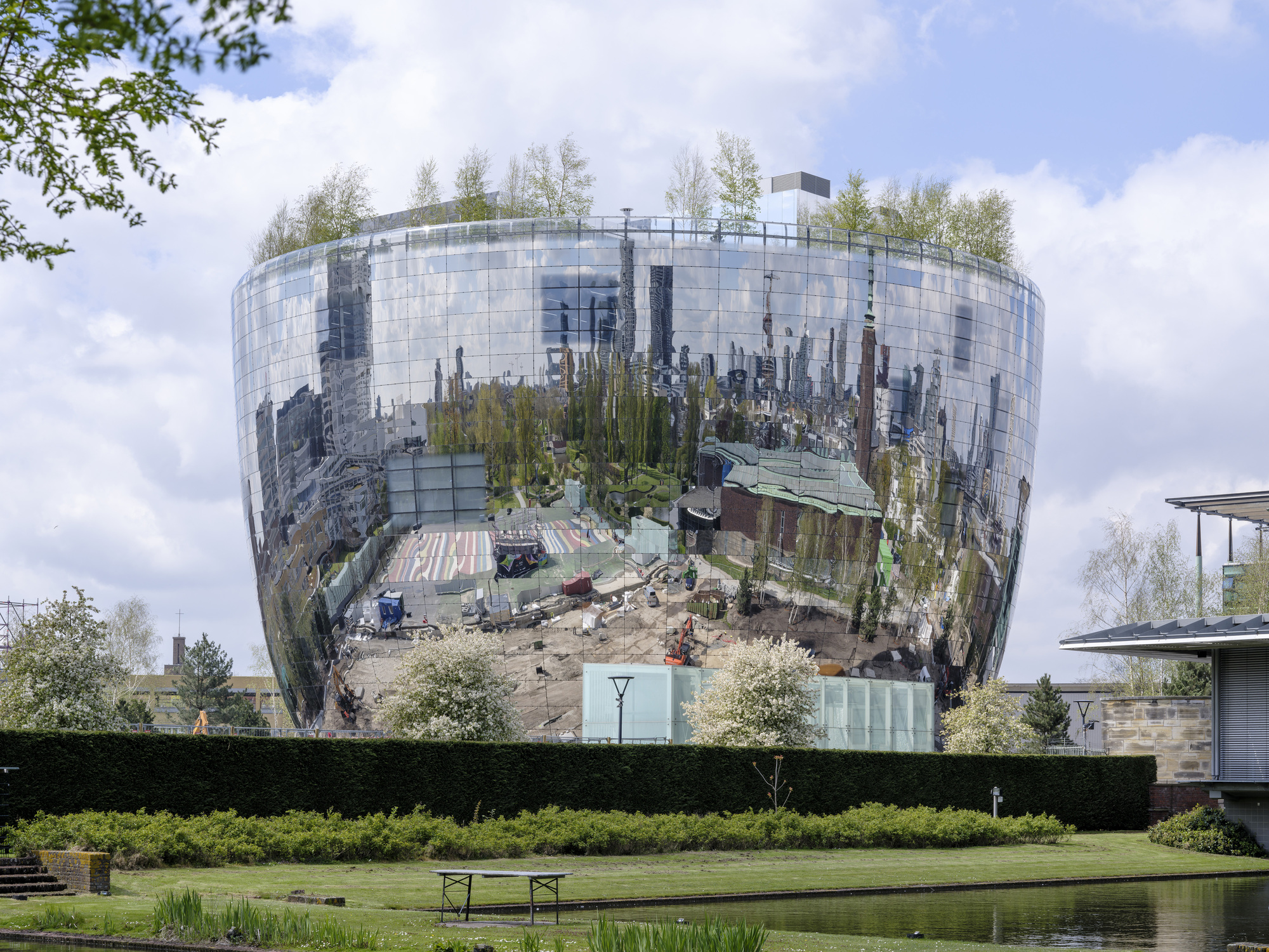 Gallery of The World’s First Fully Accessible Art Depot Museum is ...