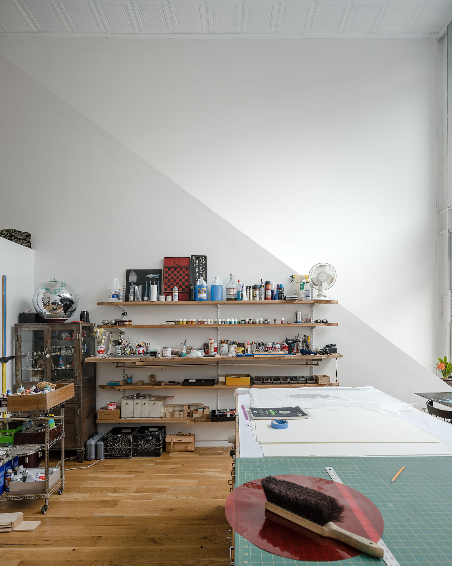 Gallery of Ivan Navarro and Courtney Smith Art Studio / Scalar ...