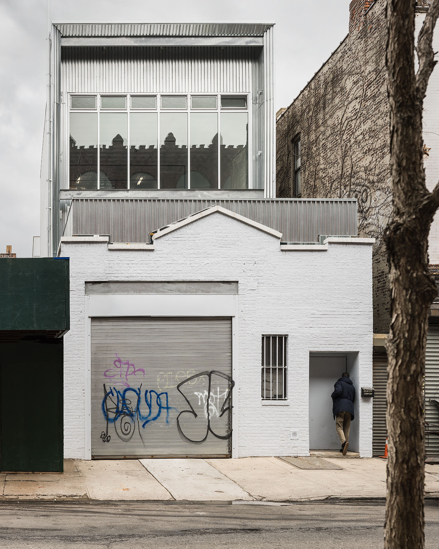 Gallery of Ivan Navarro and Courtney Smith Art Studio / Scalar ...
