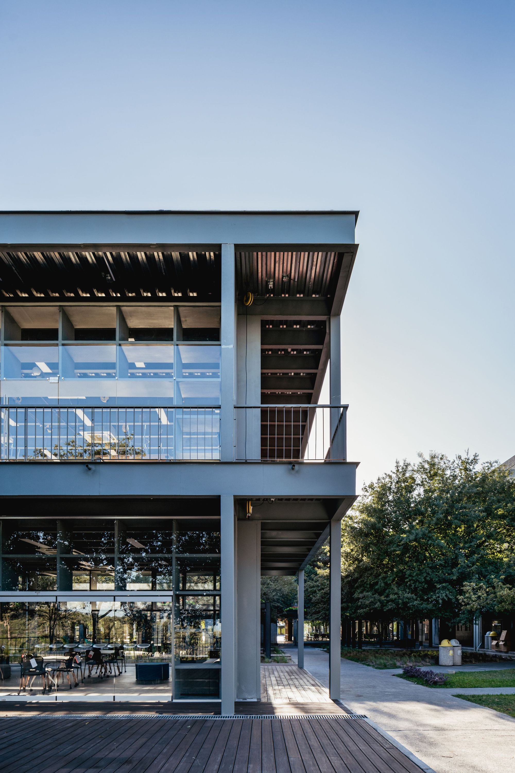 Gallery of Maker Space Building / Garza Camisay arquitectos - 14