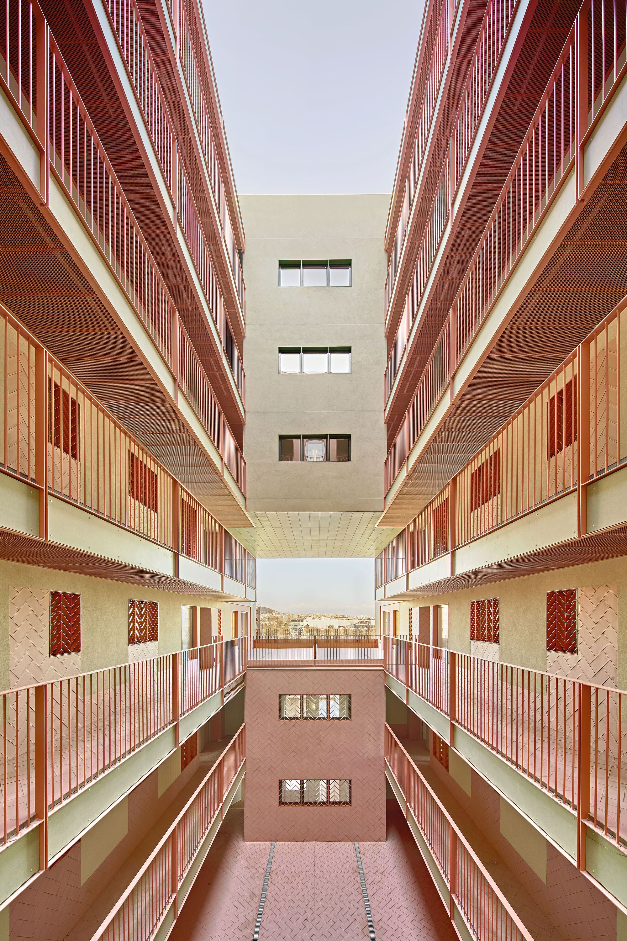 Gallery of Caracol Building / Estudio Herreros + MIM-A - 16