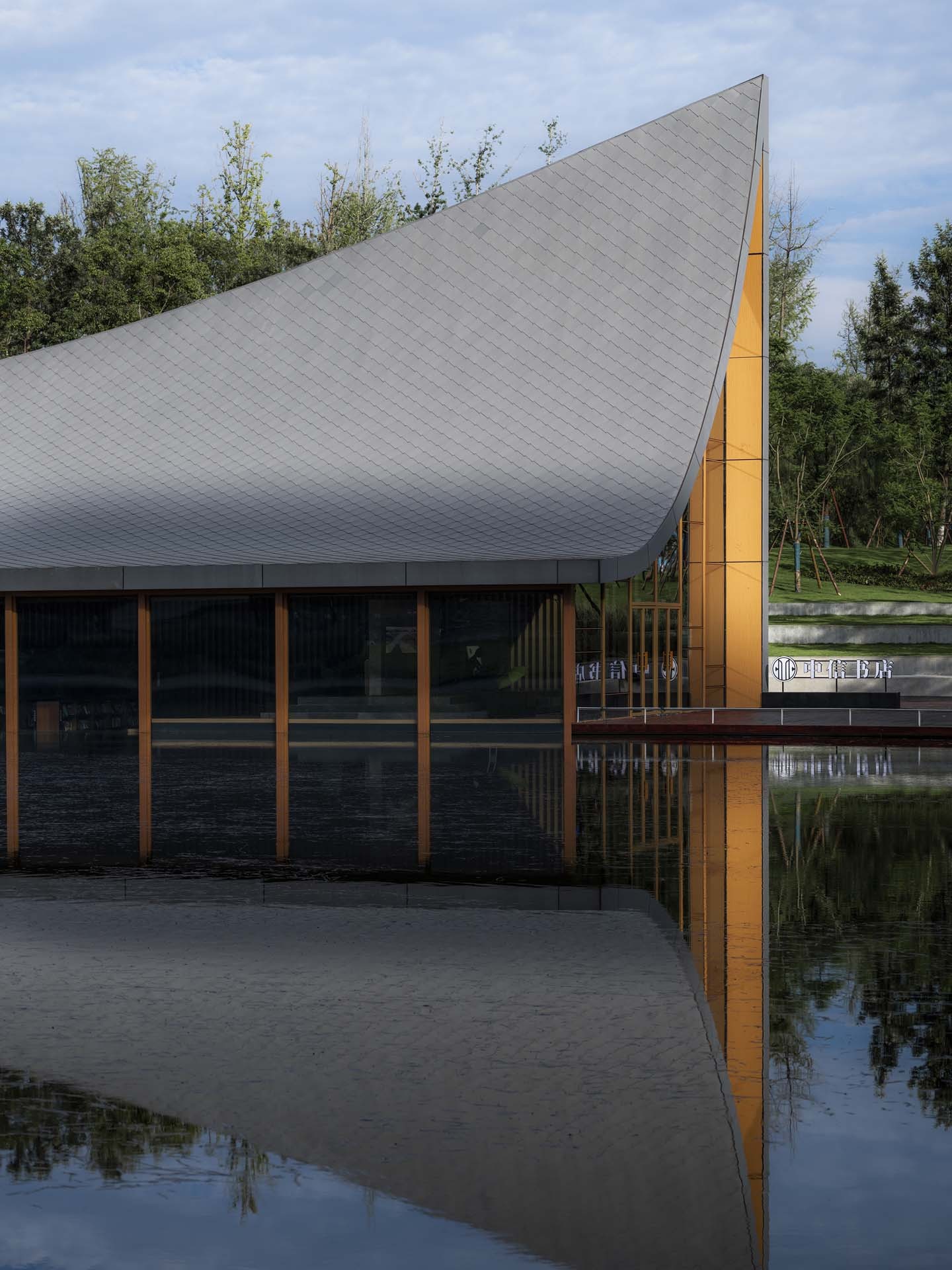 Gallery of Chengdu Xinglong Lake CITIC Bookstore / MUDA-Architects - 13